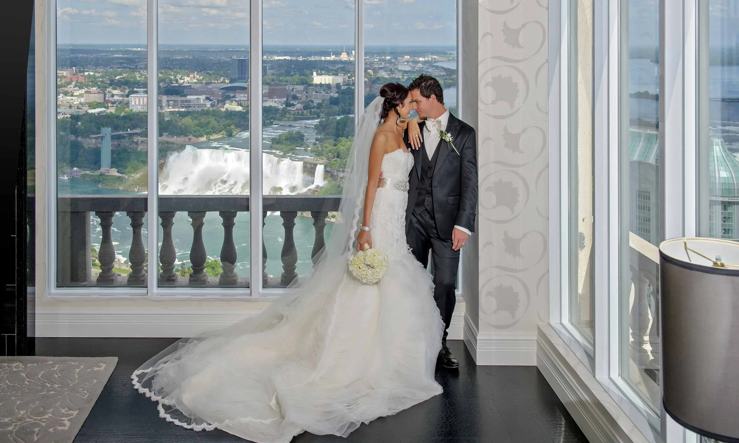 Weddings — Hilton Niagara Falls/Fallsview Hotel & Suites