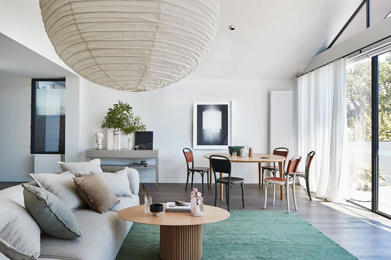 GATHER ROUND - 12 Of The Best Small Round Pedestal Dining Tables 2023 ...