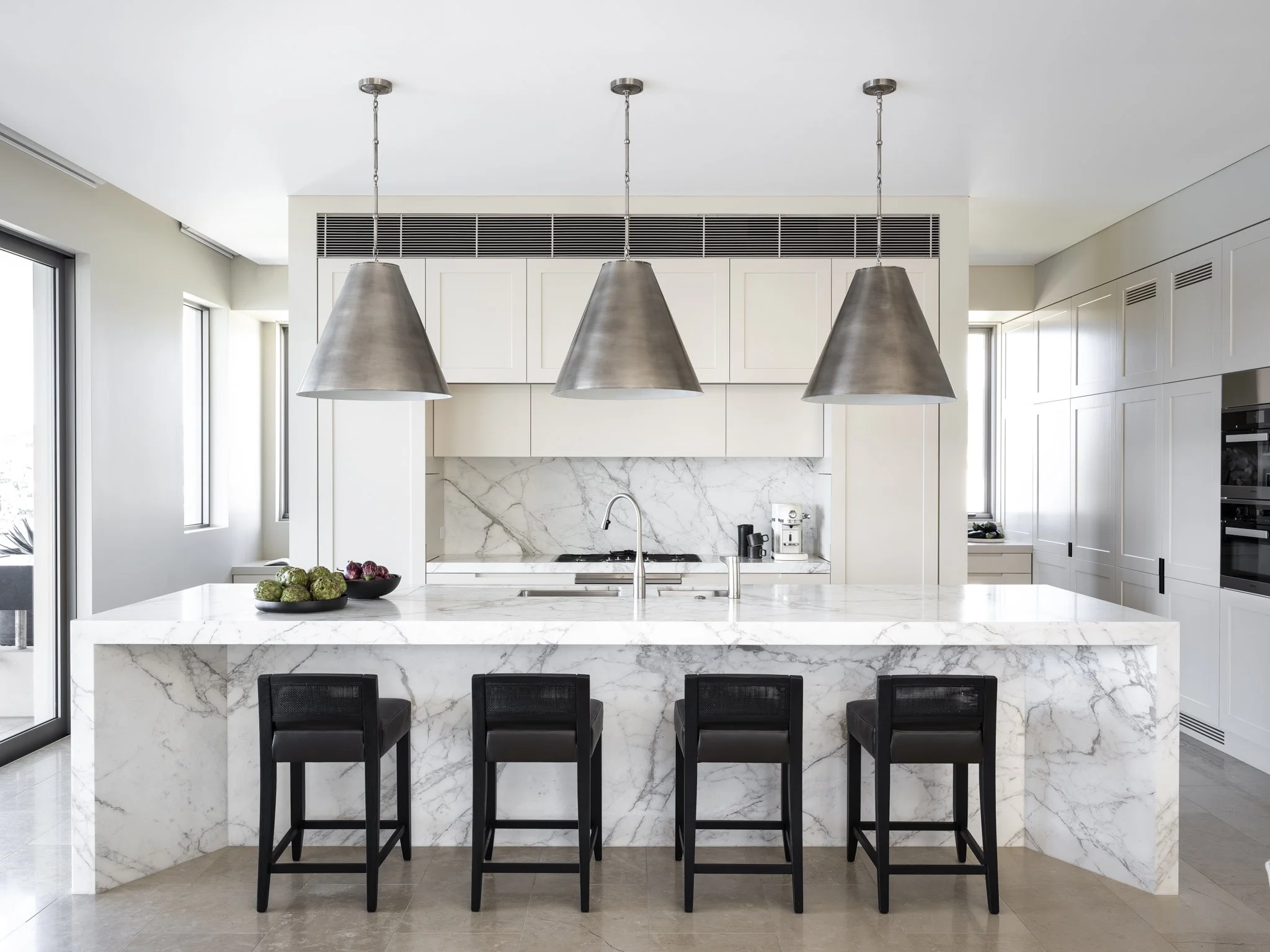 Kitchen Island Lighting: how to get a perfect pendant size, spacing ...