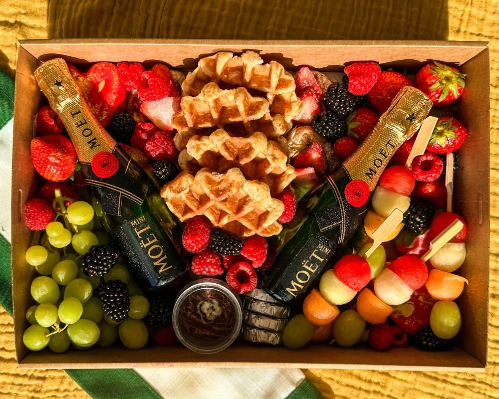 Catering Project Valentine's Champagne Breakfast Box - Review | Food Inbox