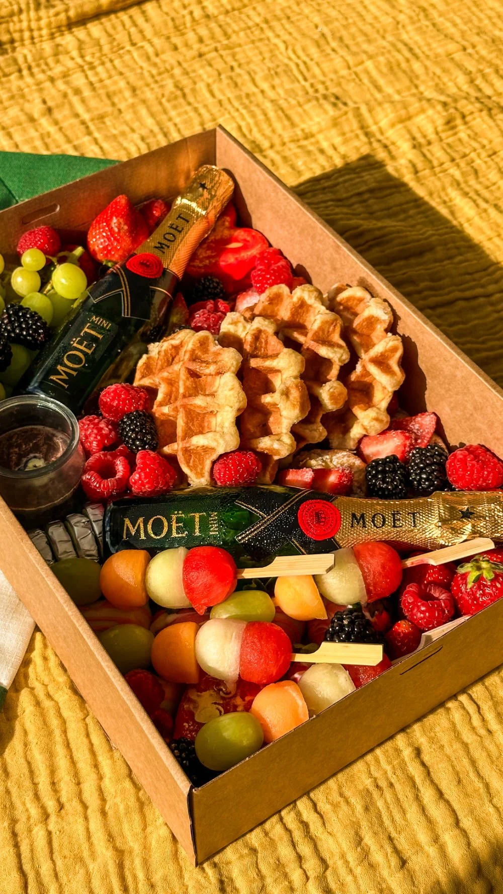 Catering Project Valentine's Champagne Breakfast Box - Review | Food Inbox