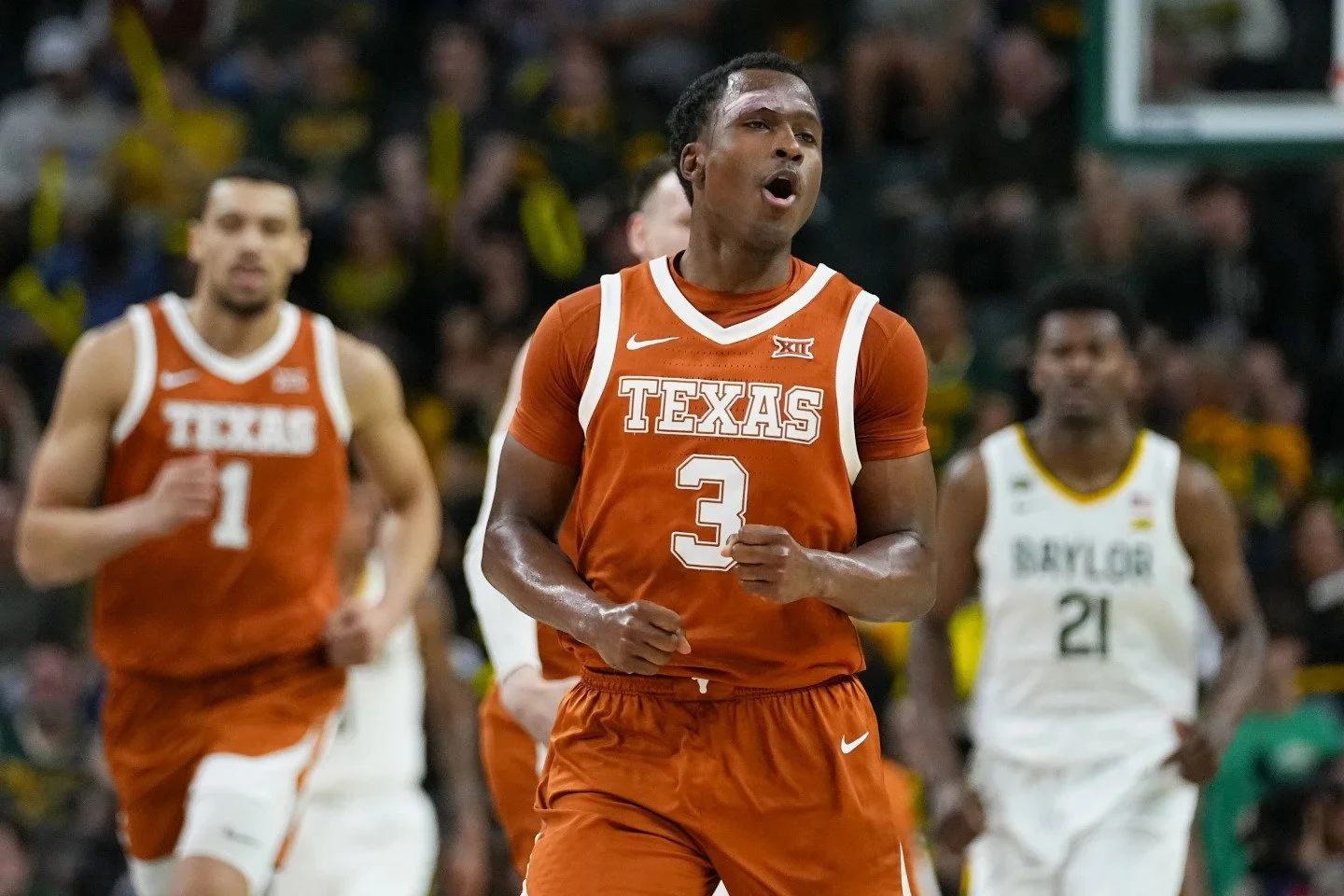 Bears Come Out on Top in Fierce Battle with Longhorns — Pro Sports Fans