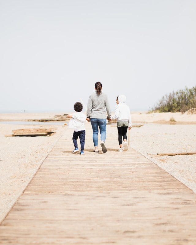 What’s the difference between a Bilingual Nanny, a Travelling Nanny ... What’s the difference between a Bilingual Nanny, a Travelling Nanny ...