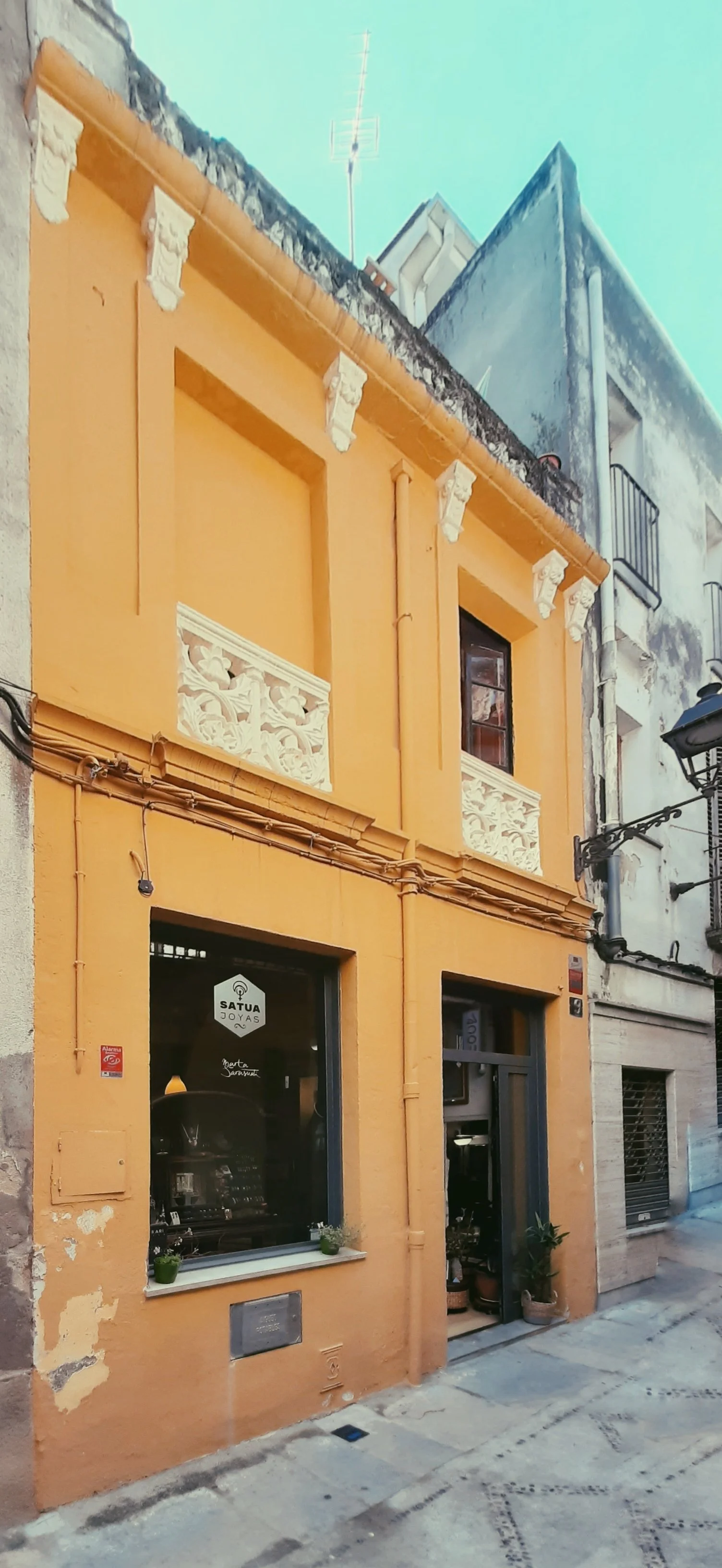 Interview — Artistcloseup.com - Your favorite place to discover new artists