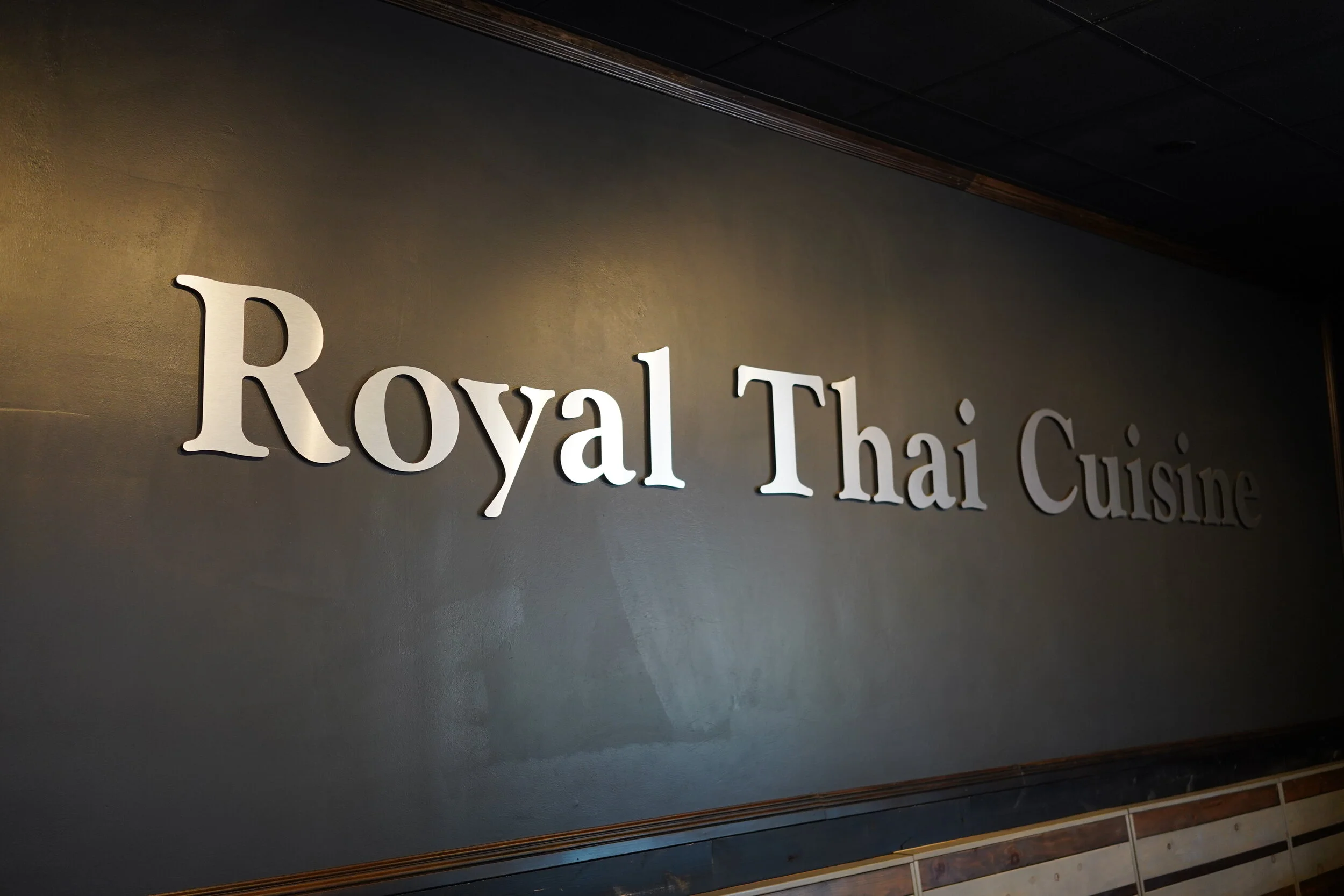 Royal Thai Logo