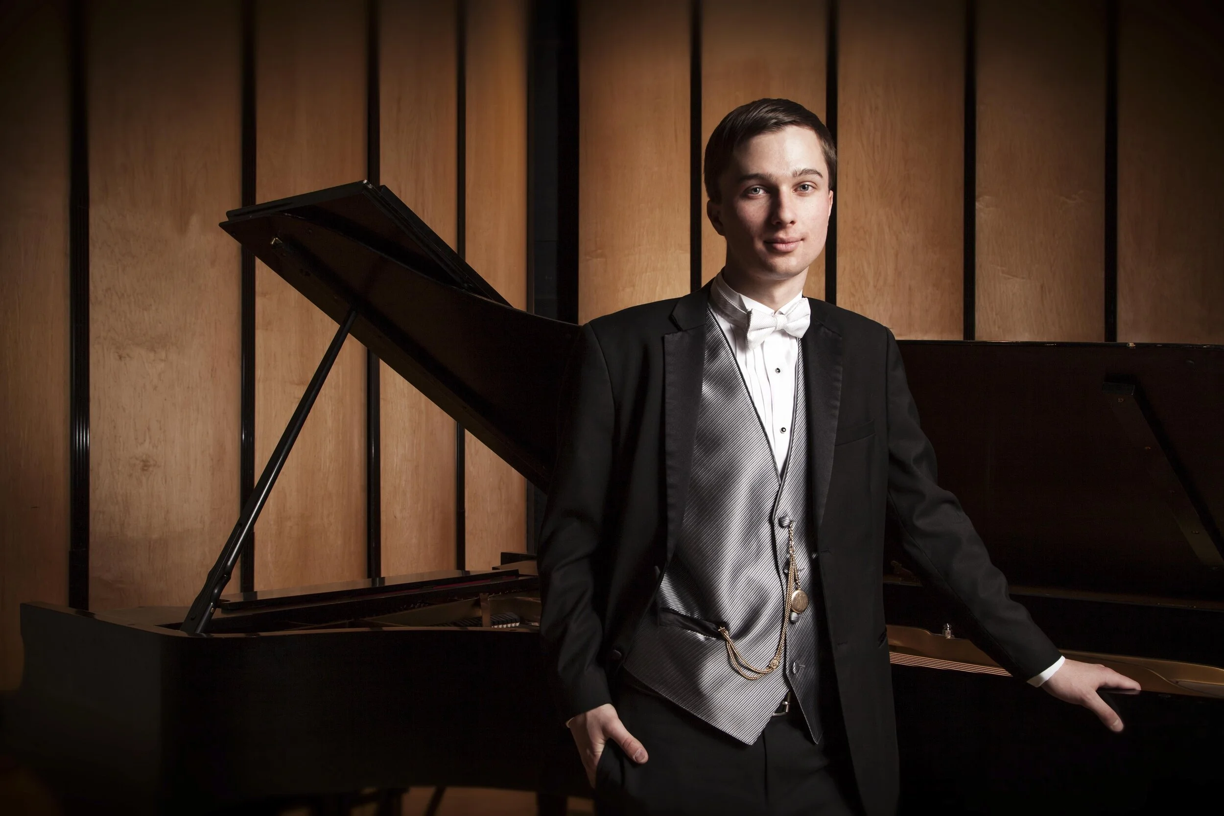 Adam Swanson -- Professional Pianist and Entertainer