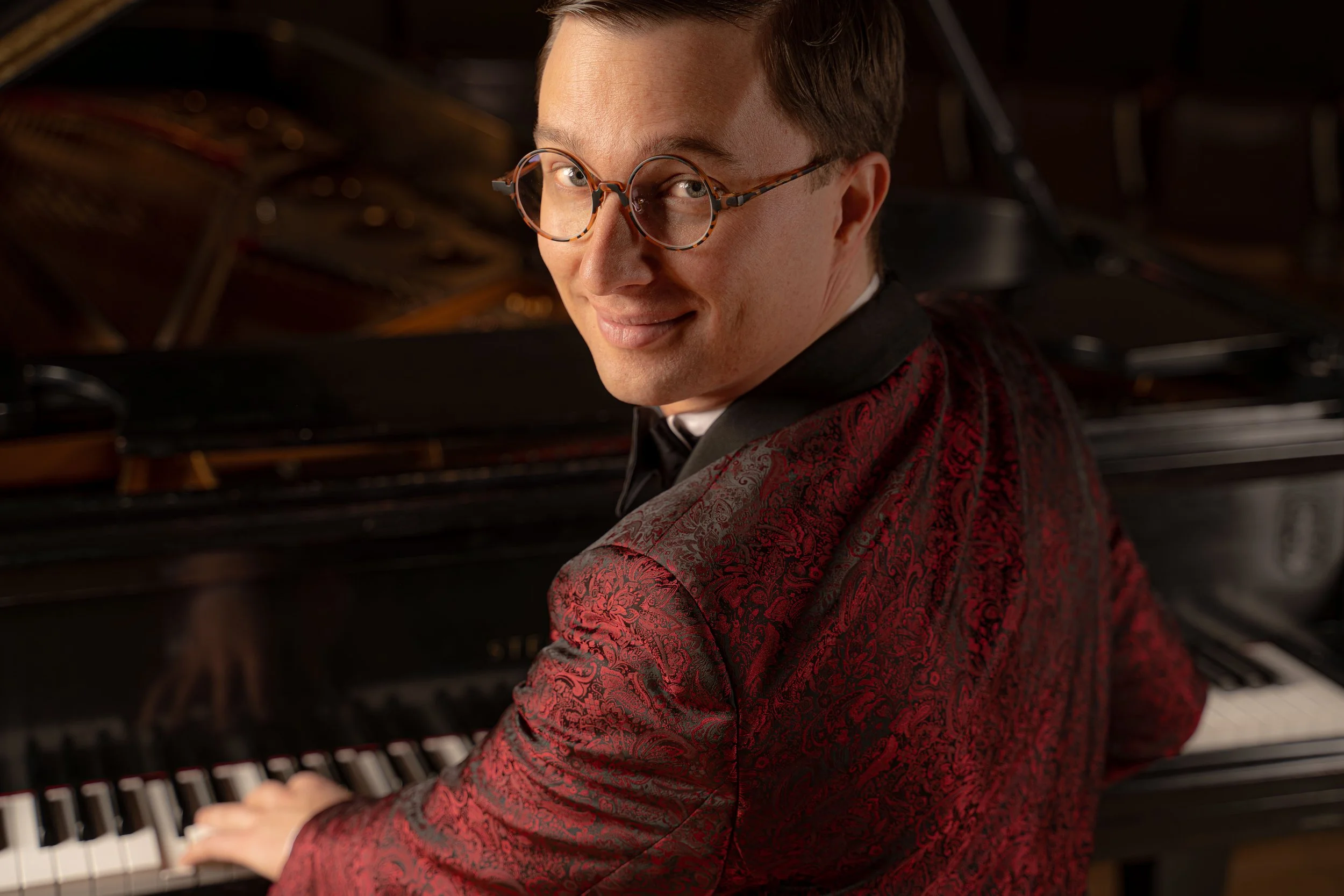 About Adam — Adam Swanson -- Professional Pianist and Entertainer