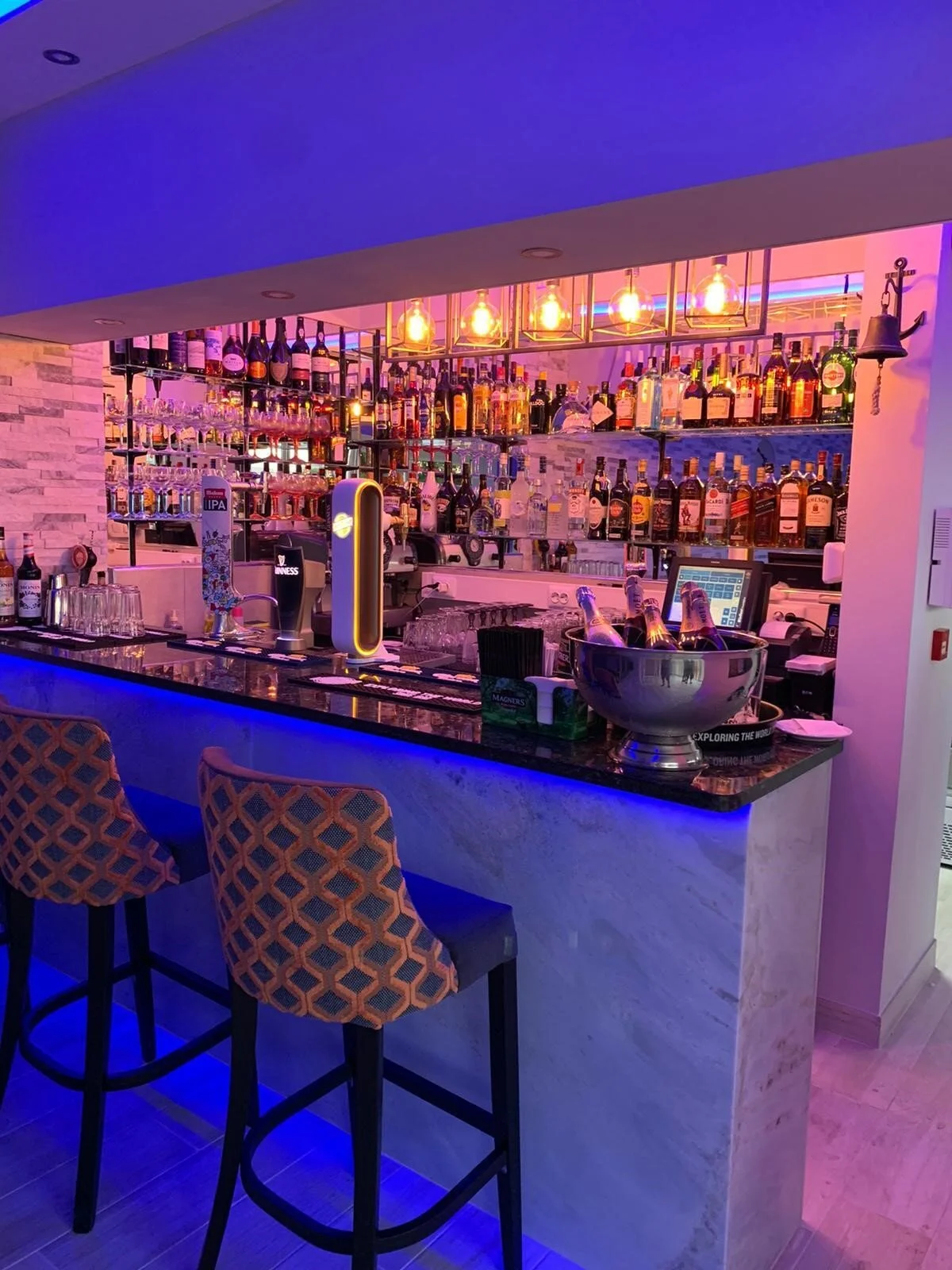 Gallery — Arte Bar