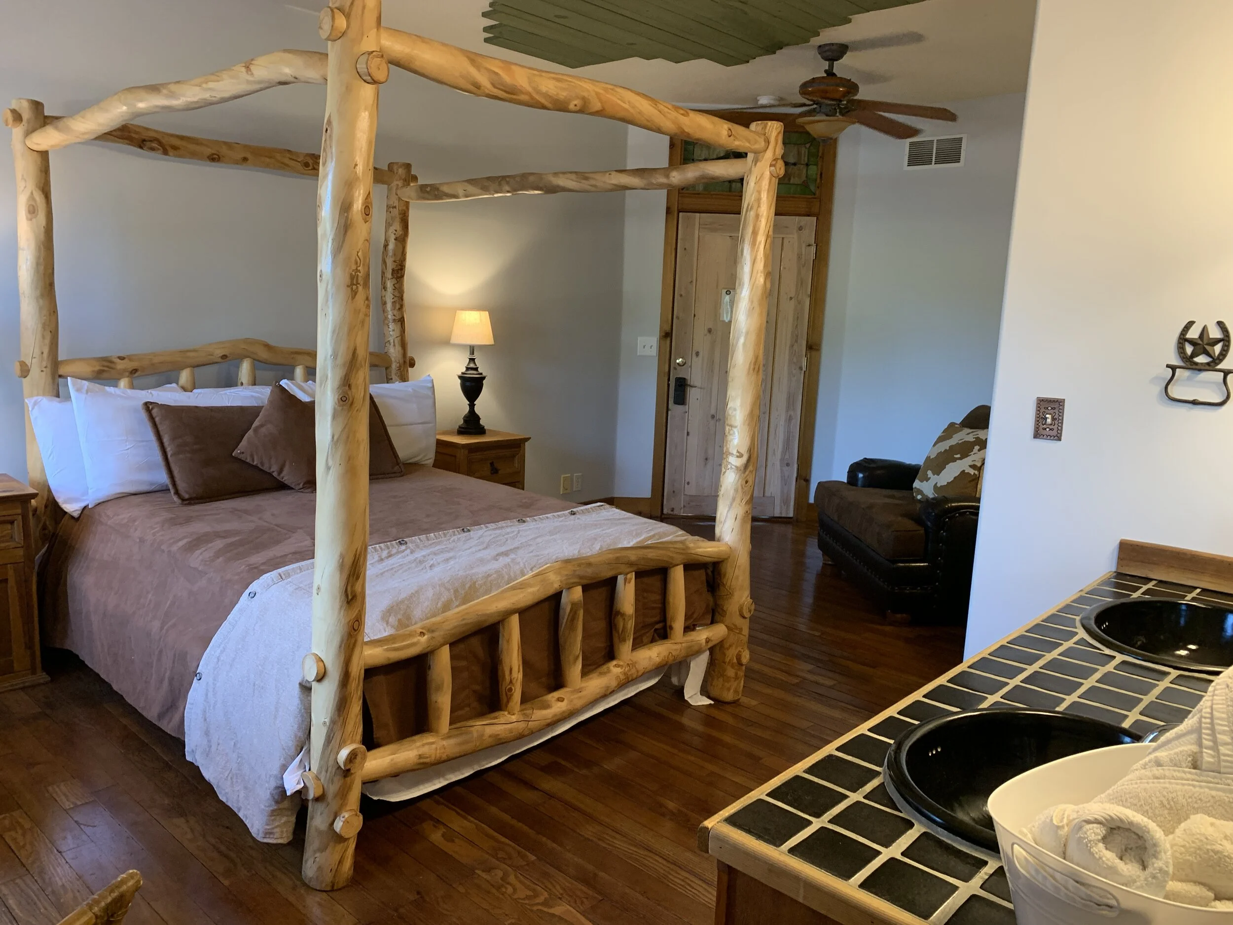 Country Inn Getaway Near Kansas City | Lodging in Lawrence, KS | Circle ...