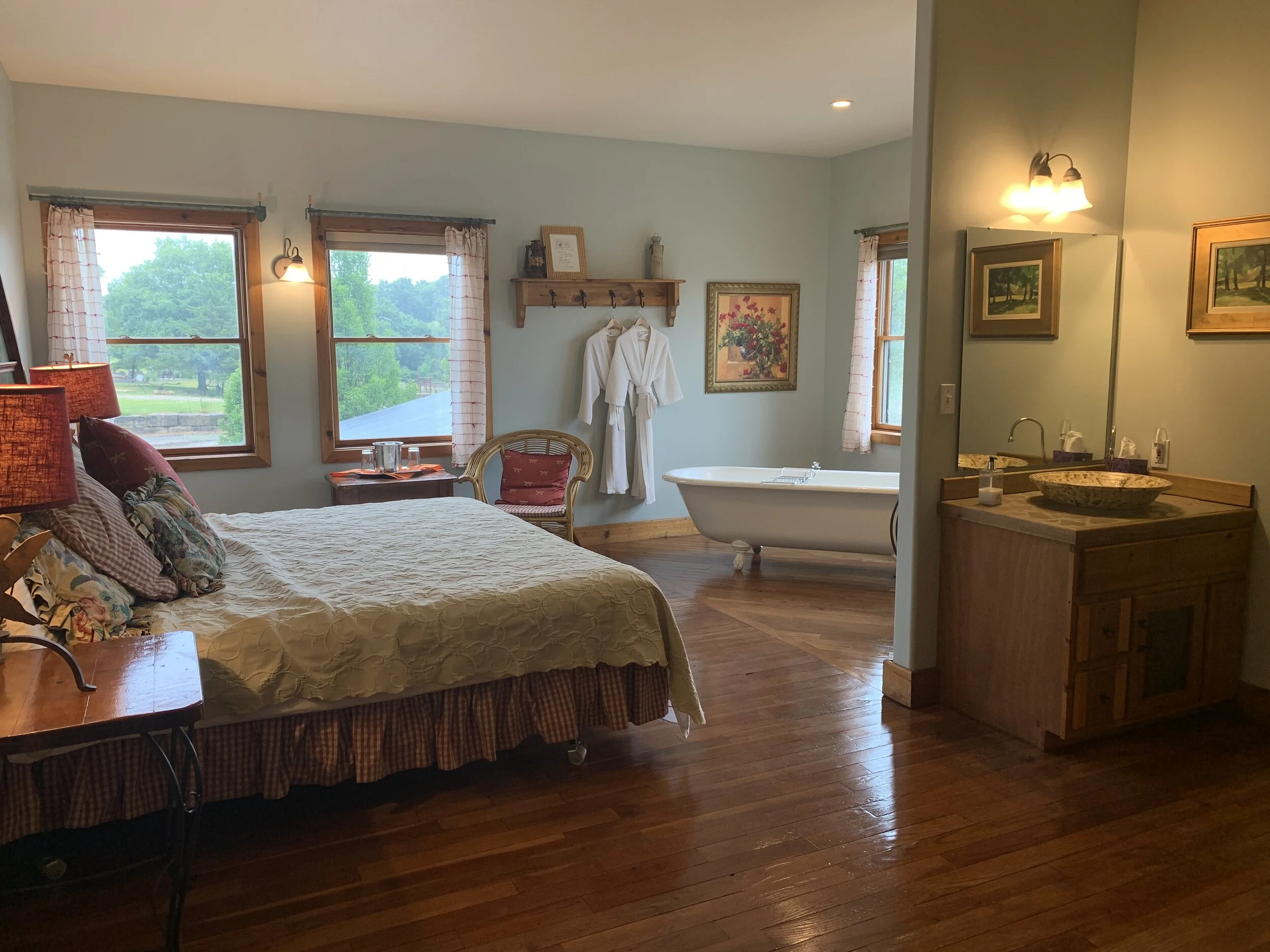 Country Inn Getaway Near Kansas City | Lodging in Lawrence, KS | Circle ...