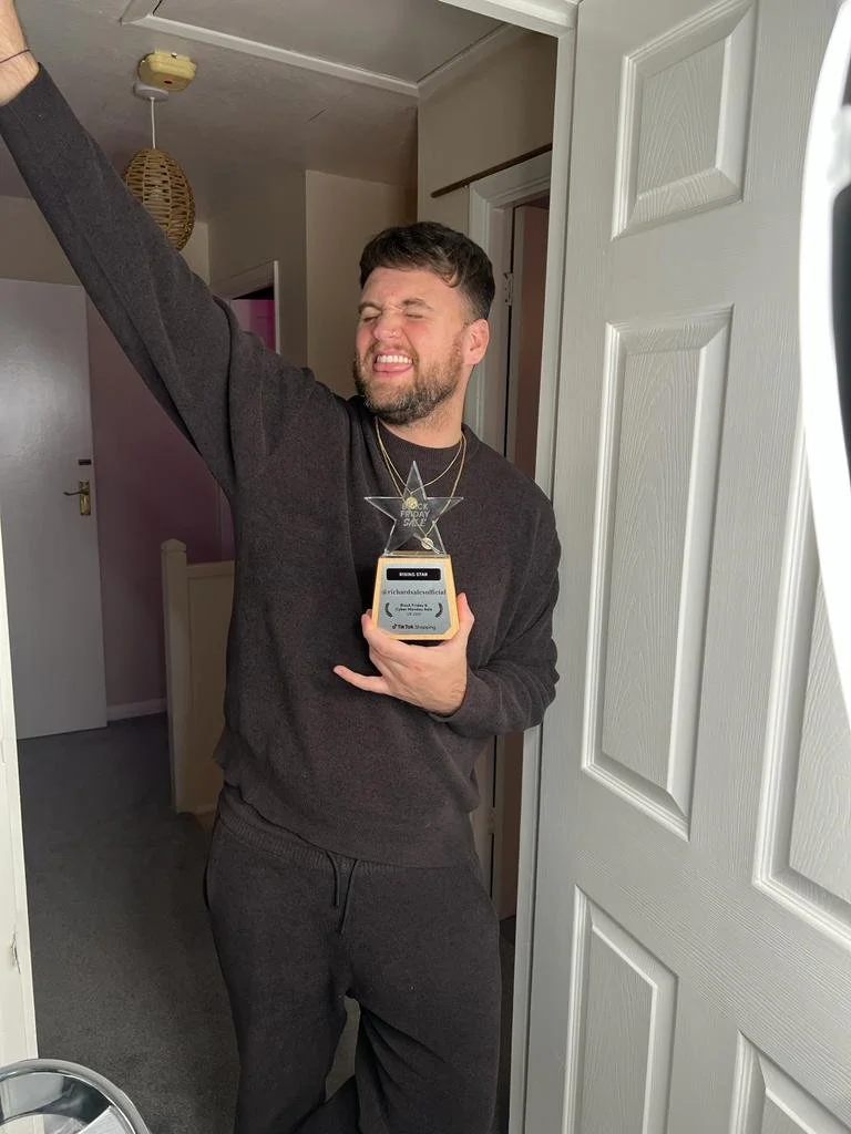 Connect Mgt | UK Influencer Management Agency