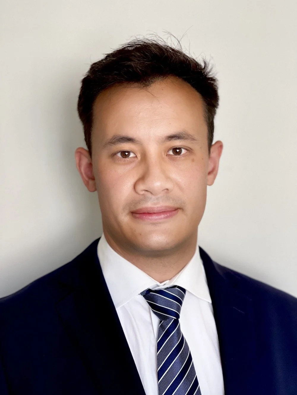 Dr Lucas Annabell, Paediatric & Adult Orthopaedic Surgeon — About