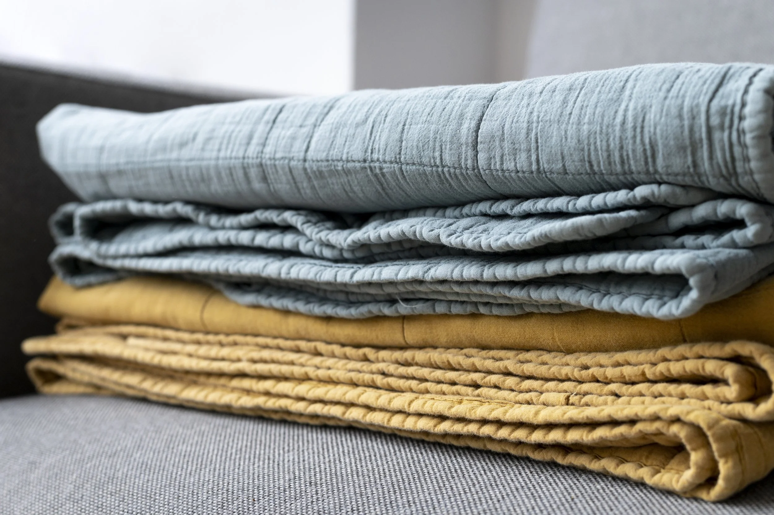 How to Clean a Weighted Blanket Hand & Machine Guide — Amenify