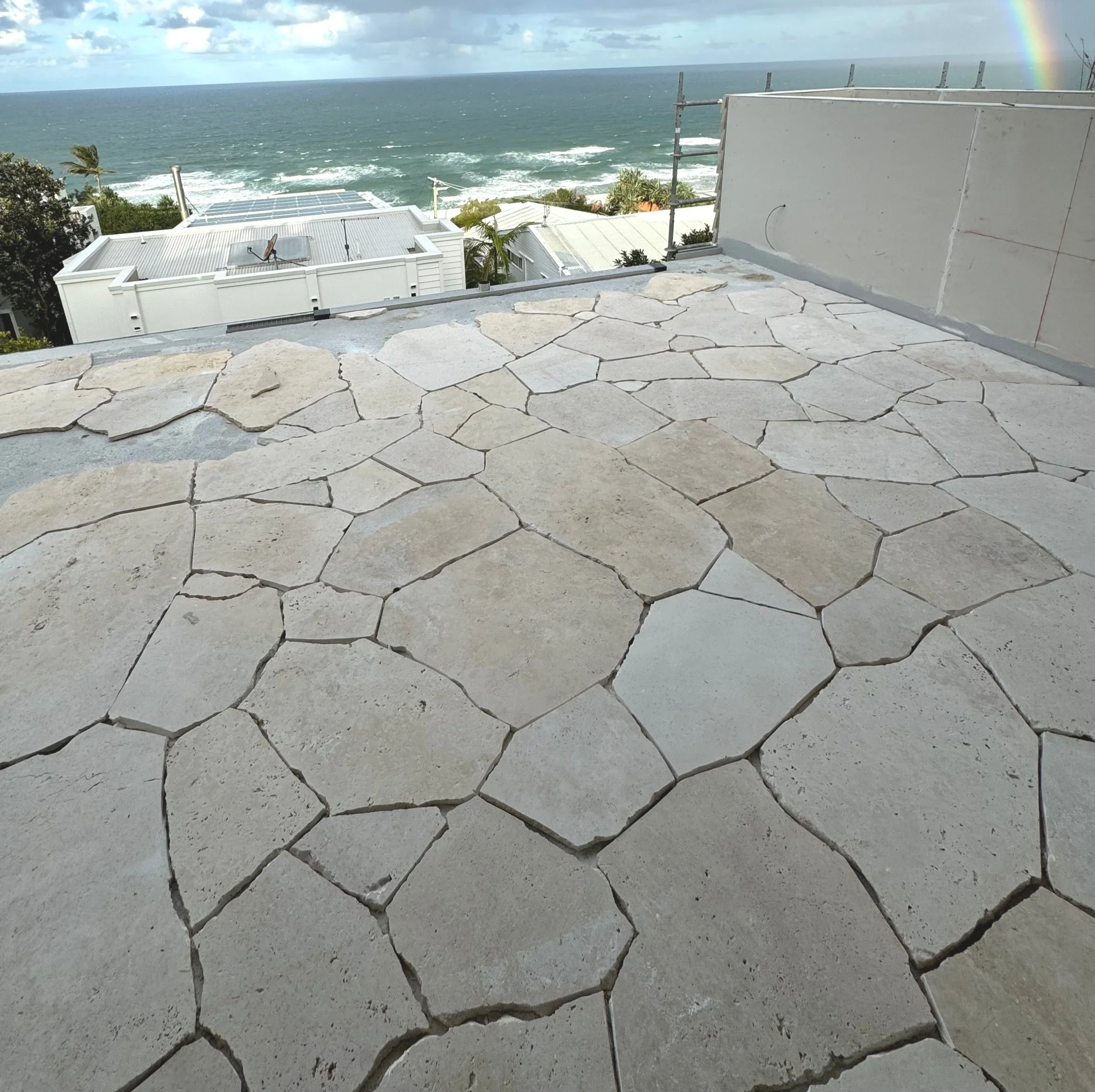NATURAL STONE CRAZY PAVE — Ceramica Senio