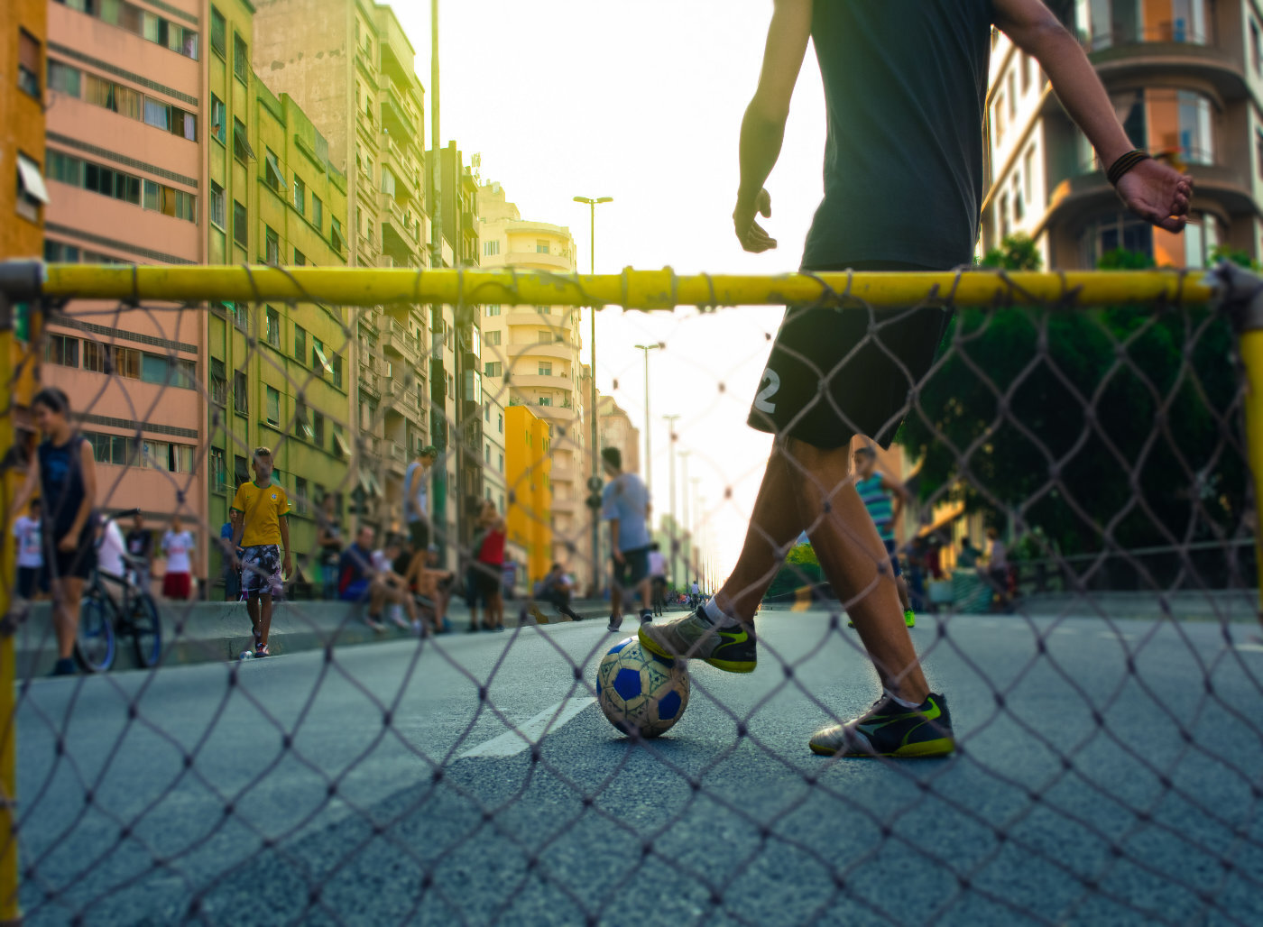 Futsal: The Story of an Indoor Football Revolution - Futsal Street Spot