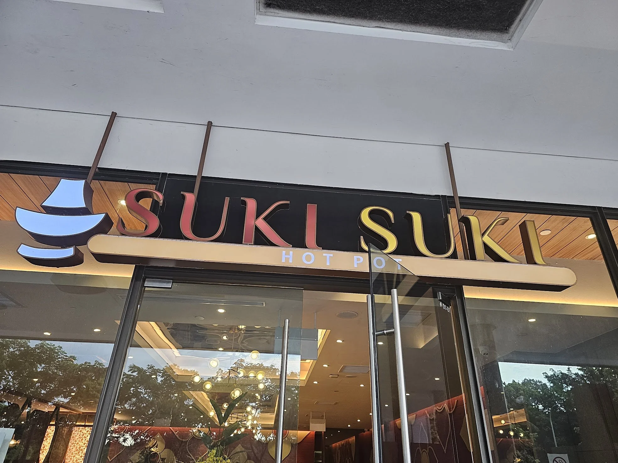 Best Seafood Buffet in Singapore — SUKI SUKI HOT POT