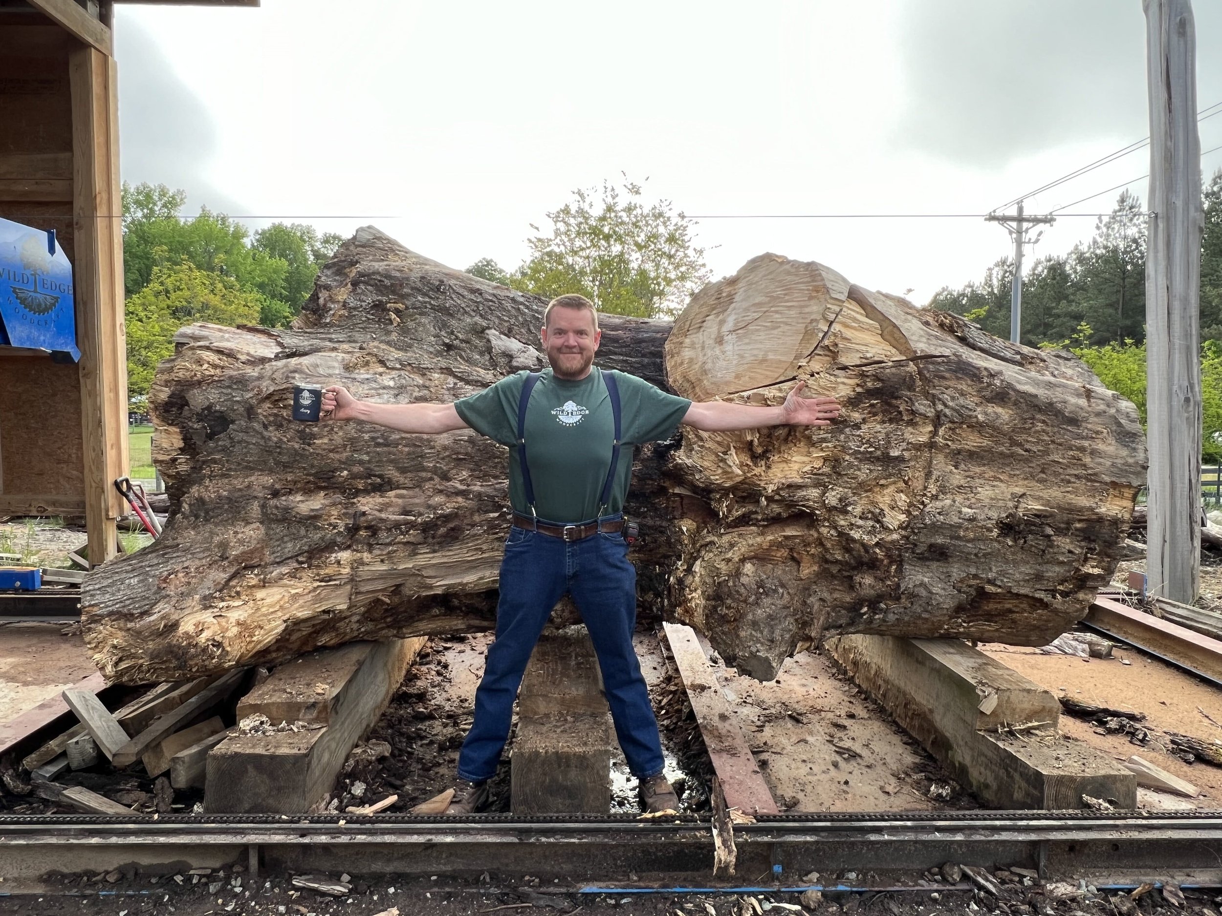 Sawmill to cut logs and make rough-cut lumber or live-edge slabs from ...