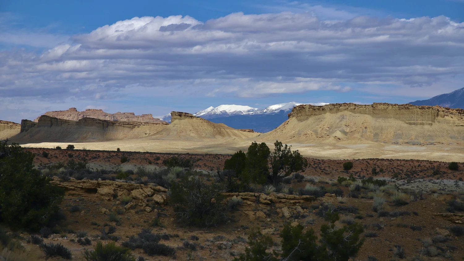 The Notom-Bullfrog Road in Capitol Reef National Park & Glen Canyon ...