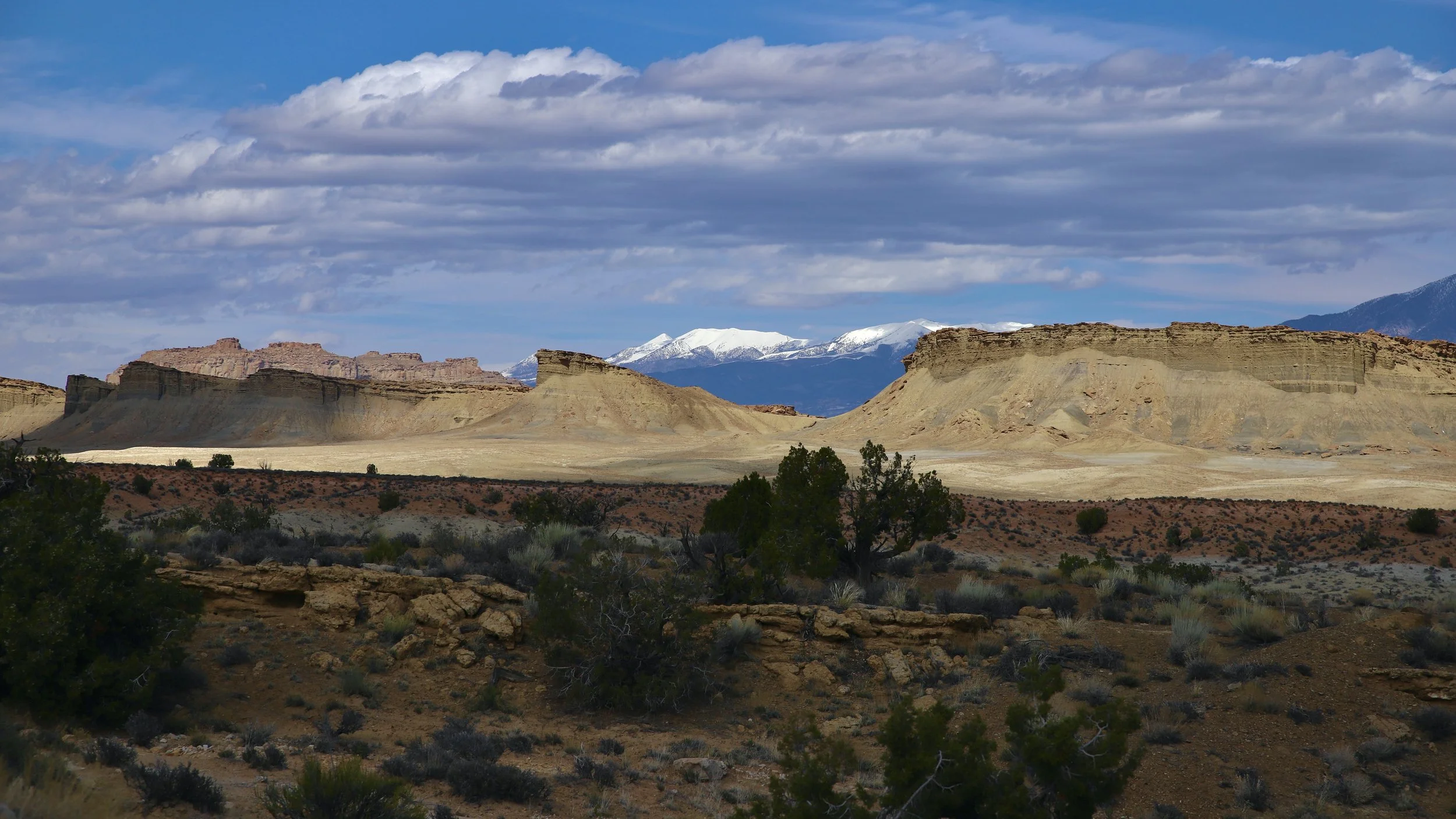 The Notom-Bullfrog Road in Capitol Reef National Park & Glen Canyon ...