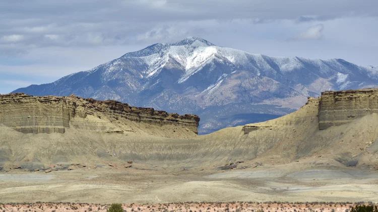 The Notom-Bullfrog Road in Capitol Reef National Park & Glen Canyon ...