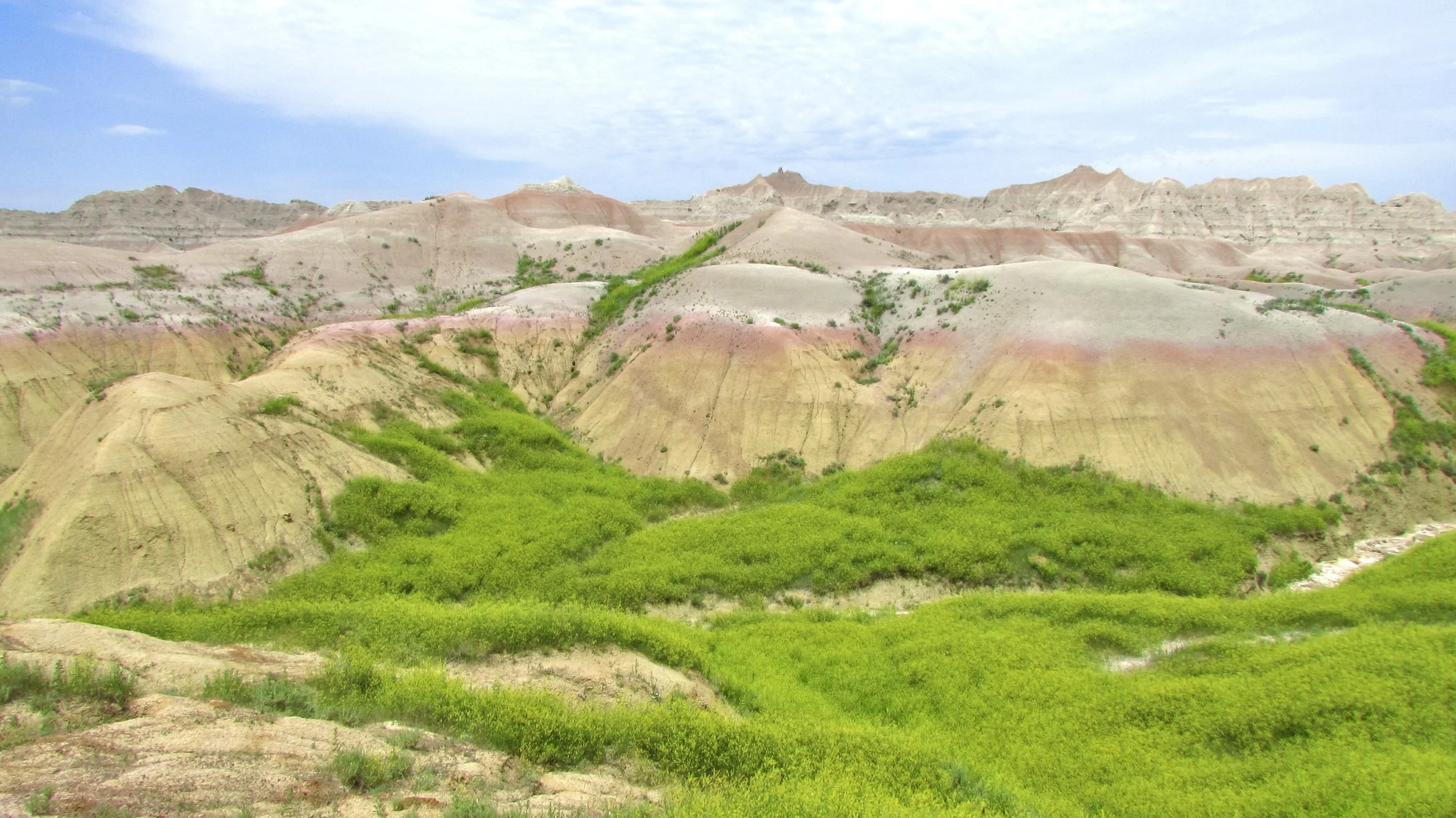 Badlands Loop & Sage Creek Rim Roads at Badlands National Park in South ...