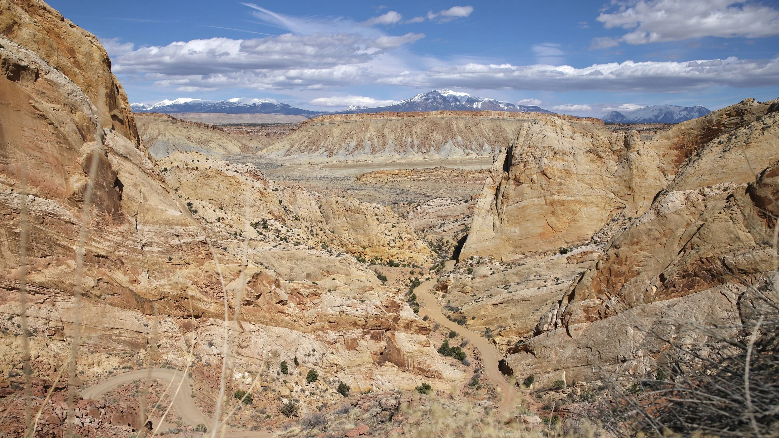 The Notom-Bullfrog Road in Capitol Reef National Park & Glen Canyon ...