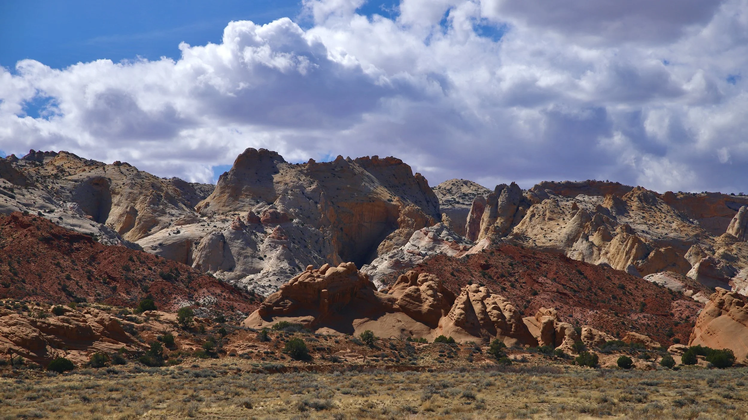 The Notom-Bullfrog Road in Capitol Reef National Park & Glen Canyon ...