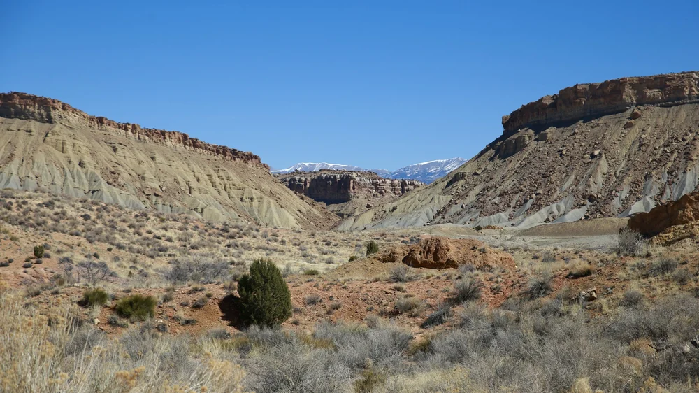 The Notom-Bullfrog Road in Capitol Reef National Park & Glen Canyon ...