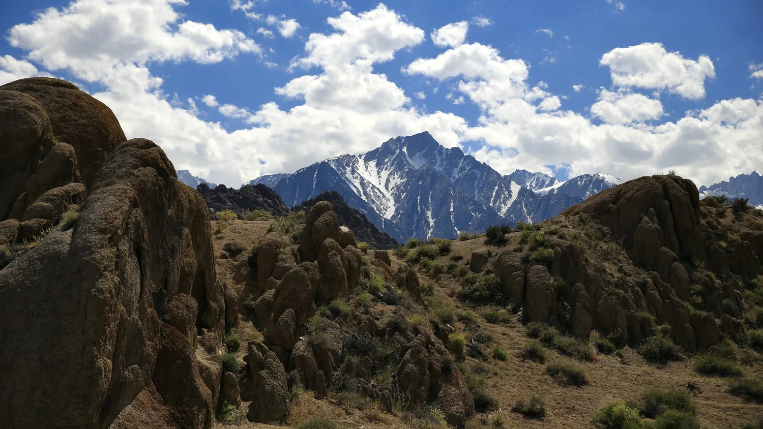 Overview of the Alabama Hills Recreation & National Scenic Area in the ...