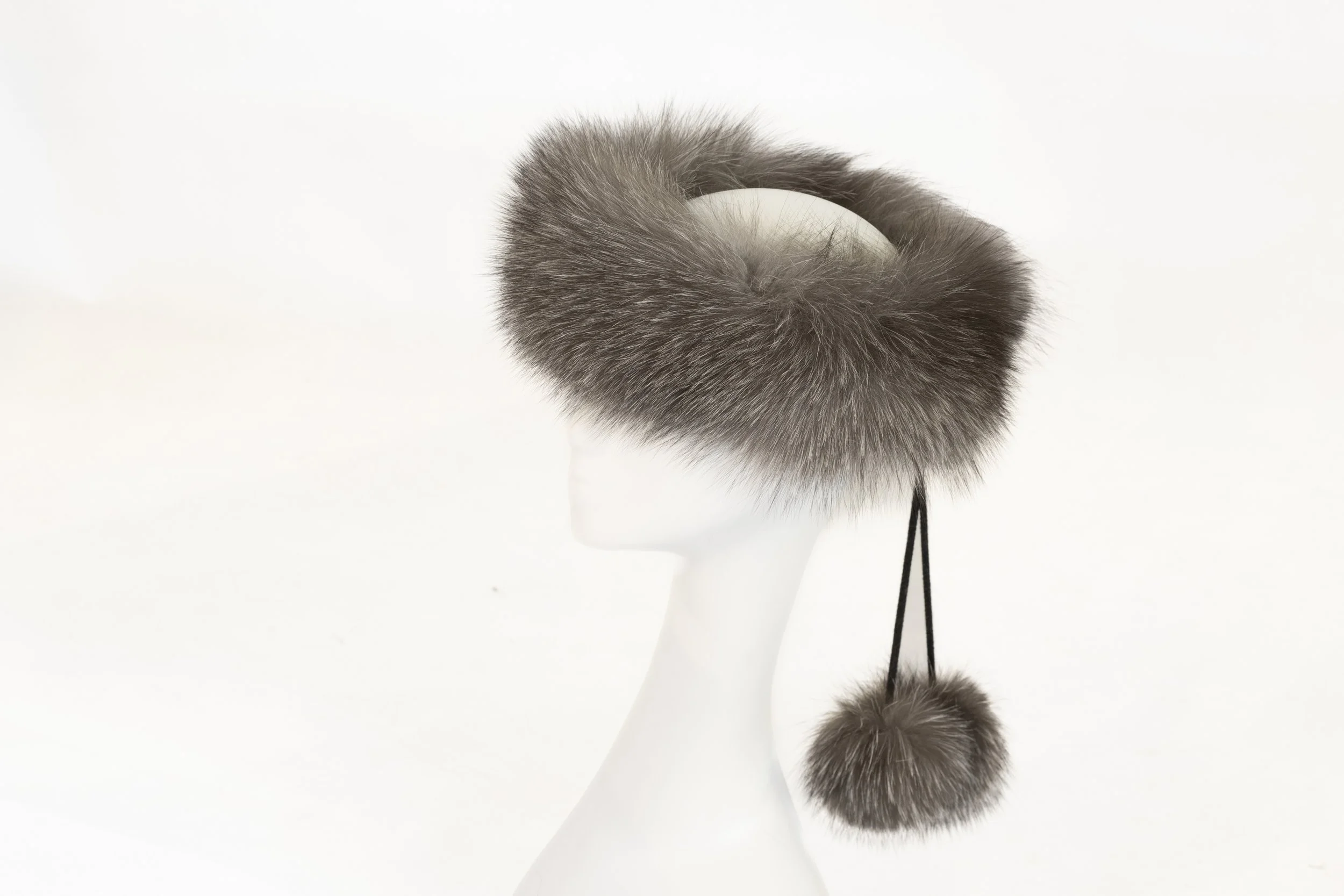SEAL SALT AND PEPPER CAP — Always in Vogue
