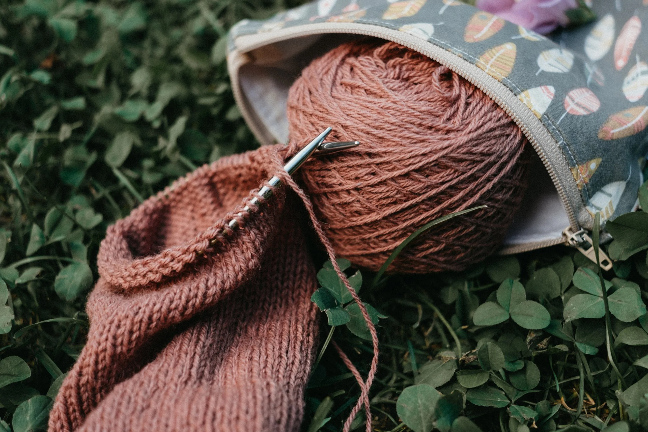Knitting in the Heat: A Guide to Hot Weather Knitting — Wolley Handmade