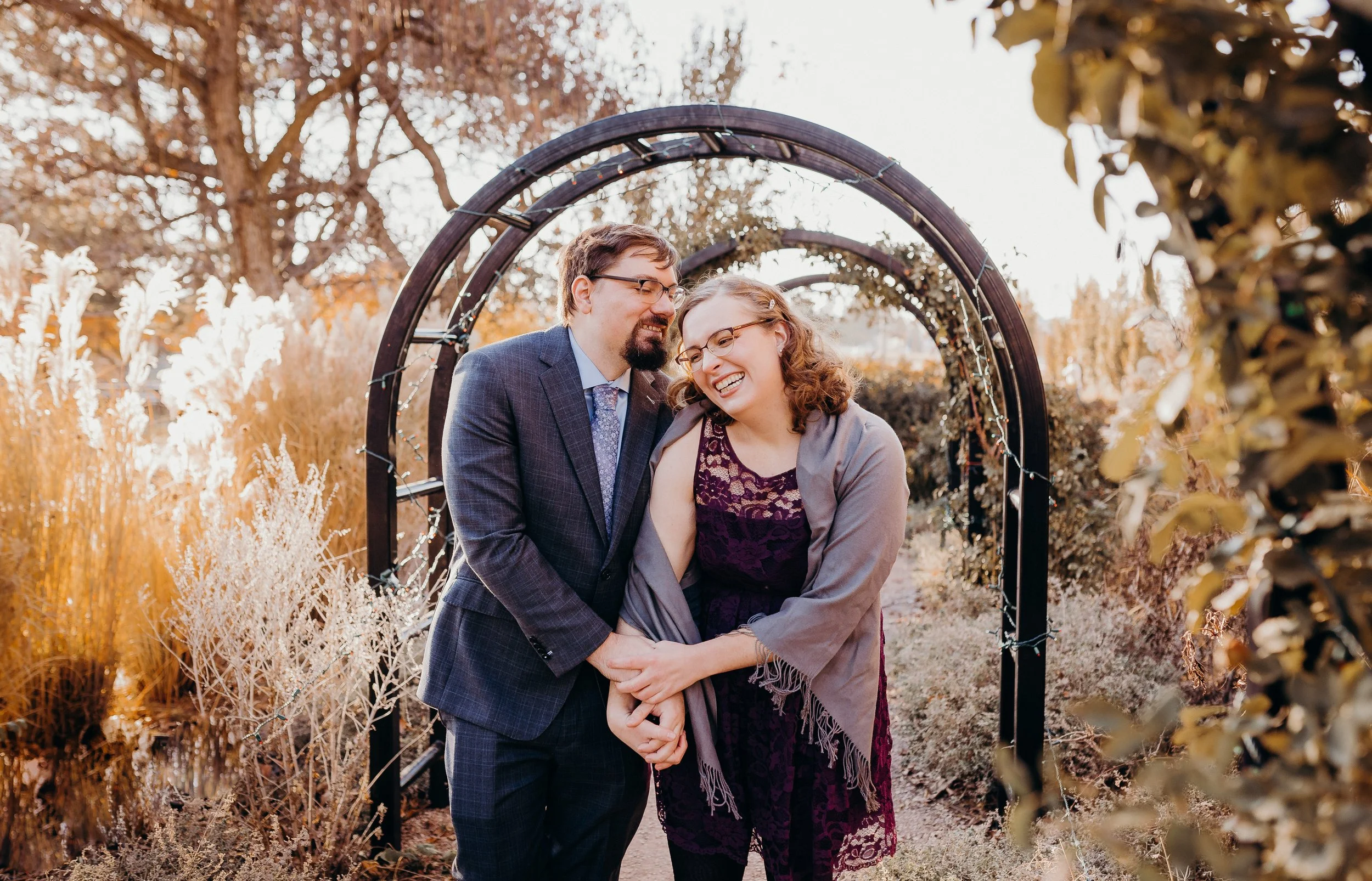 10 Photo Poses for Couples — Roaming Desert Film Co.