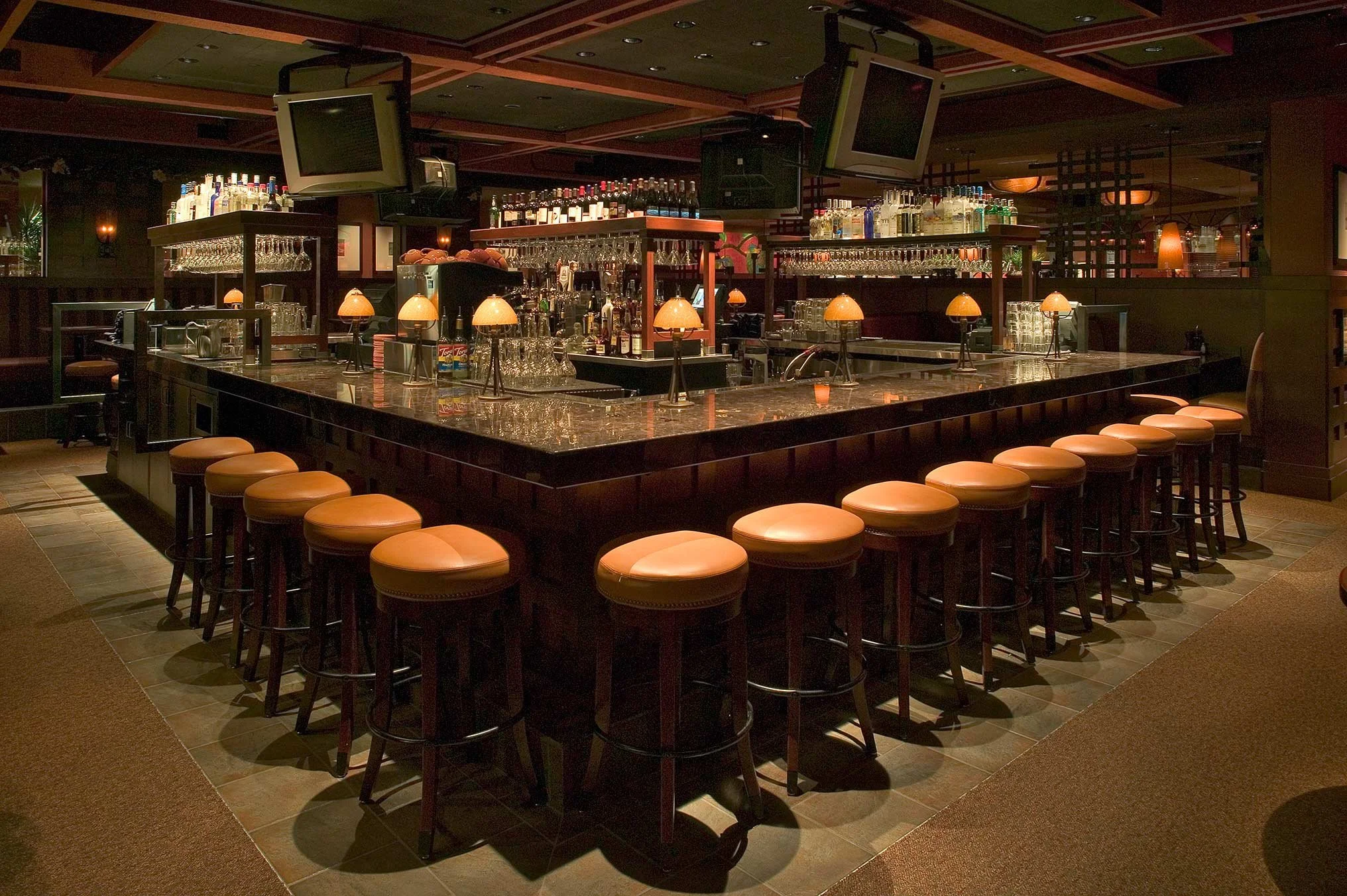 Lake View Taphouse | Taproom Architecture Lake Oswego Oregon —Scott ...