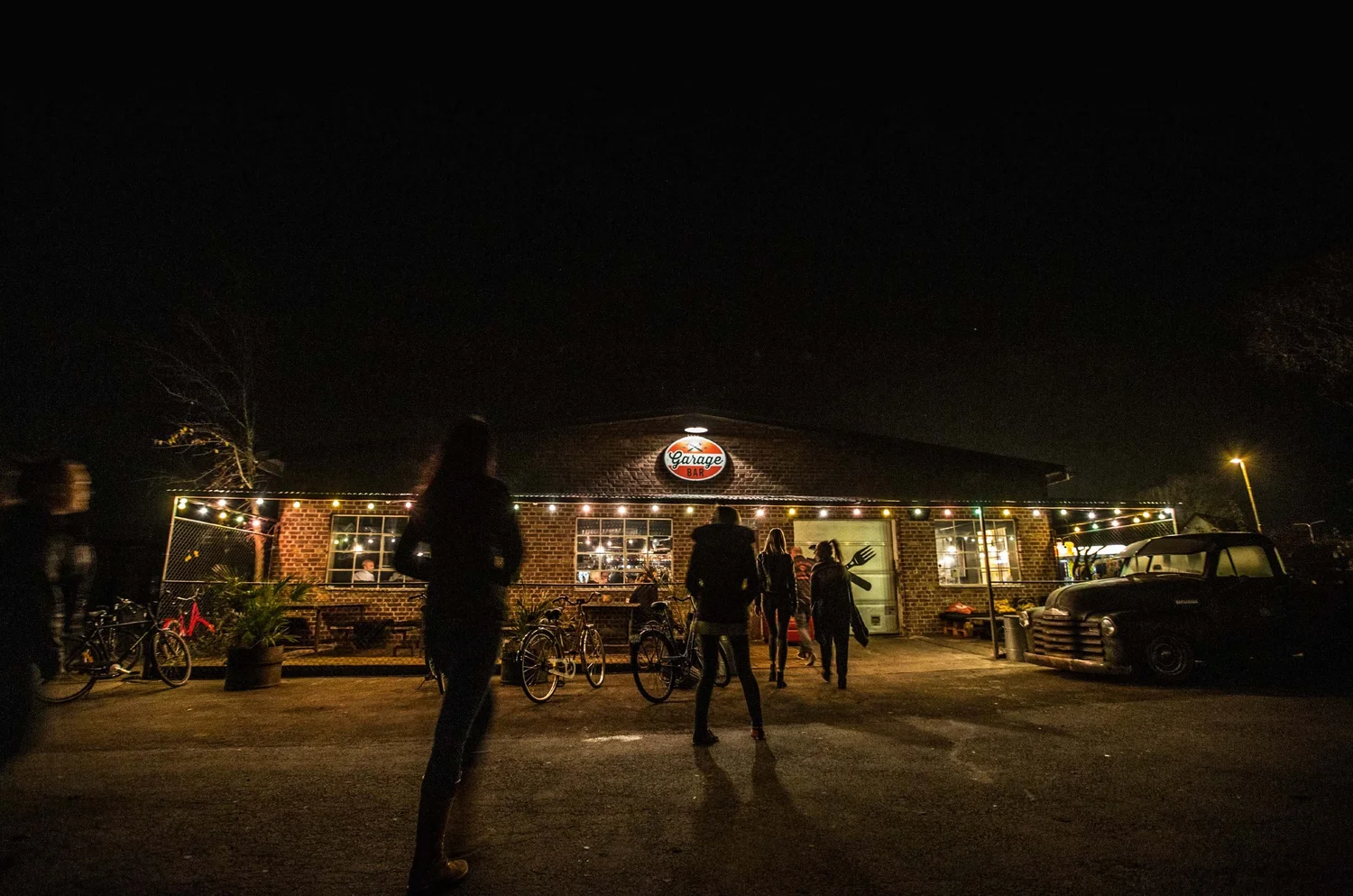 garage bar