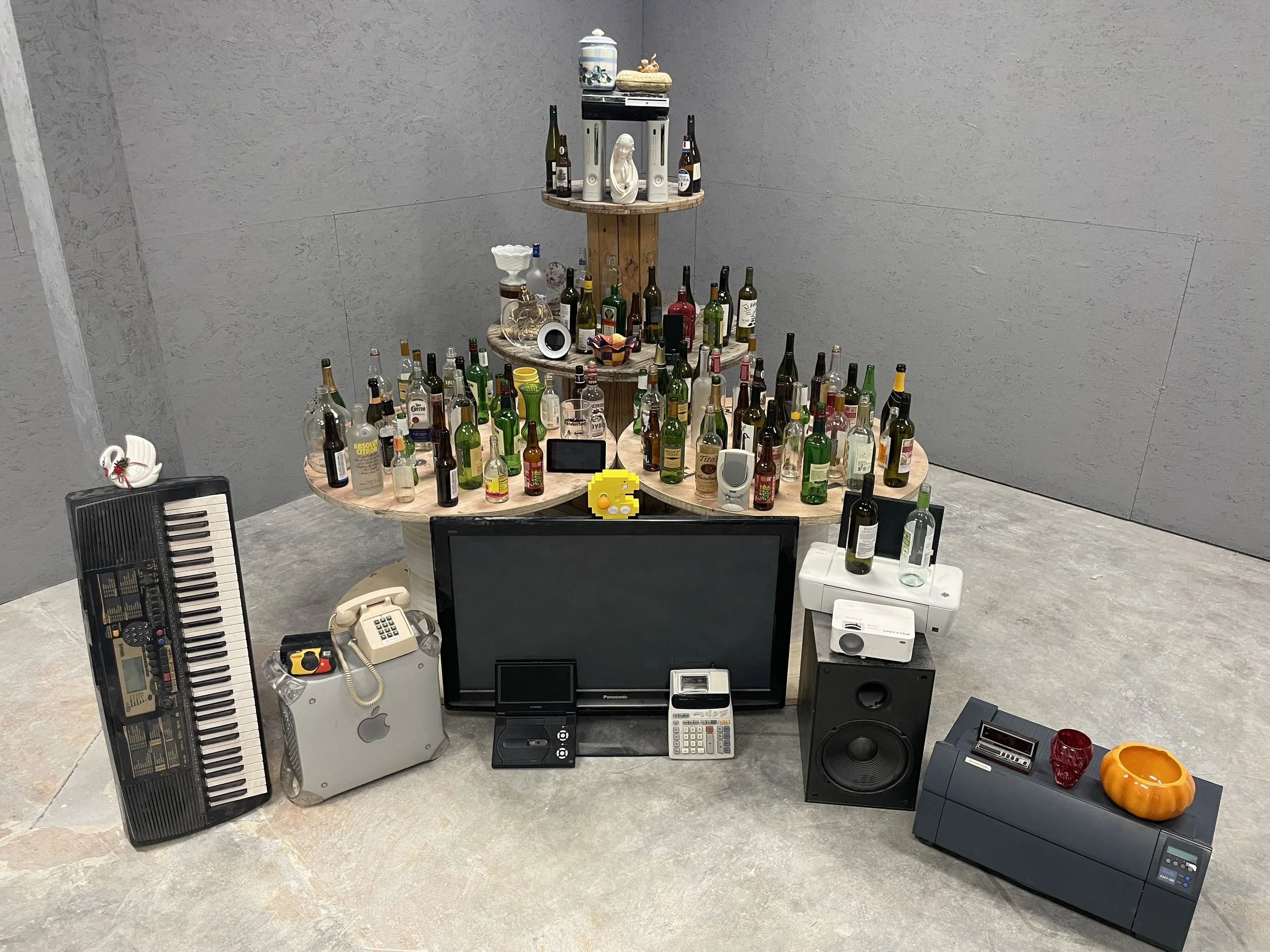 Smash/Wreck Room in Nampa Idaho — RAGERS Smash -N- Axe