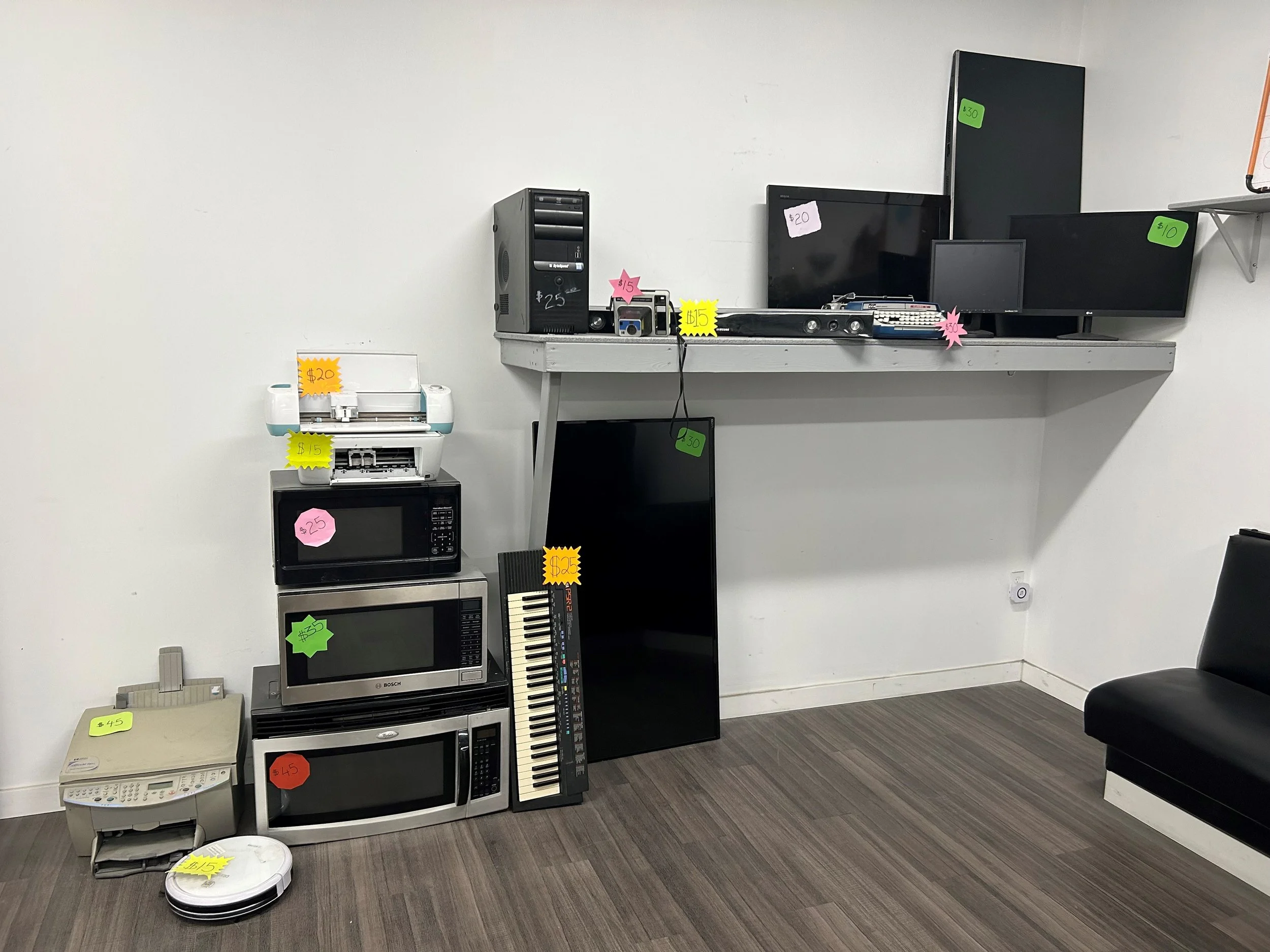 Smash Room / Rage Room in Boise Idaho — RAGERS Smash -N- Axe