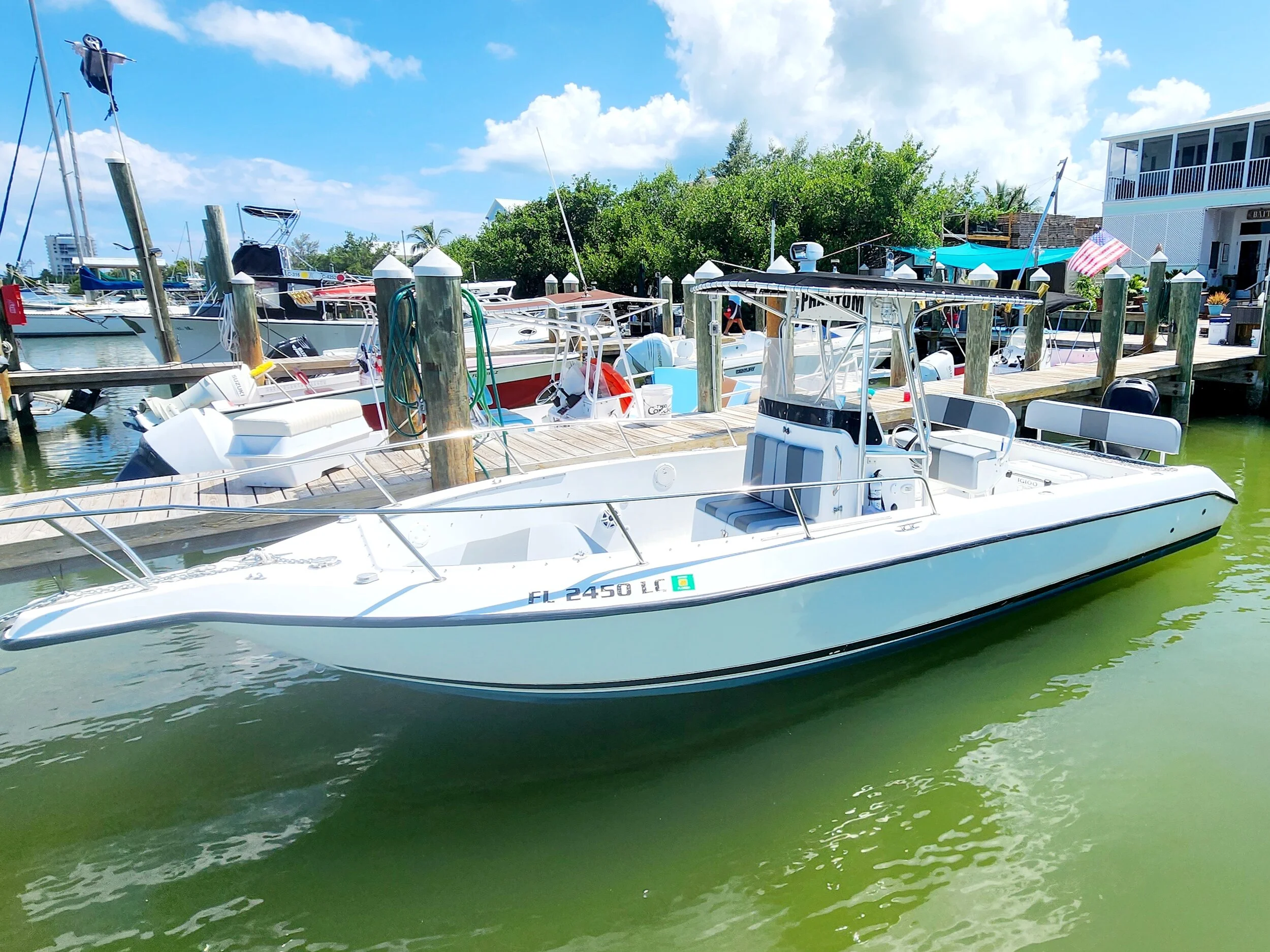 27'6 "PHANTOM" CENTURY — COCO'S BOAT RENTALS | MARATHON FLORIDA