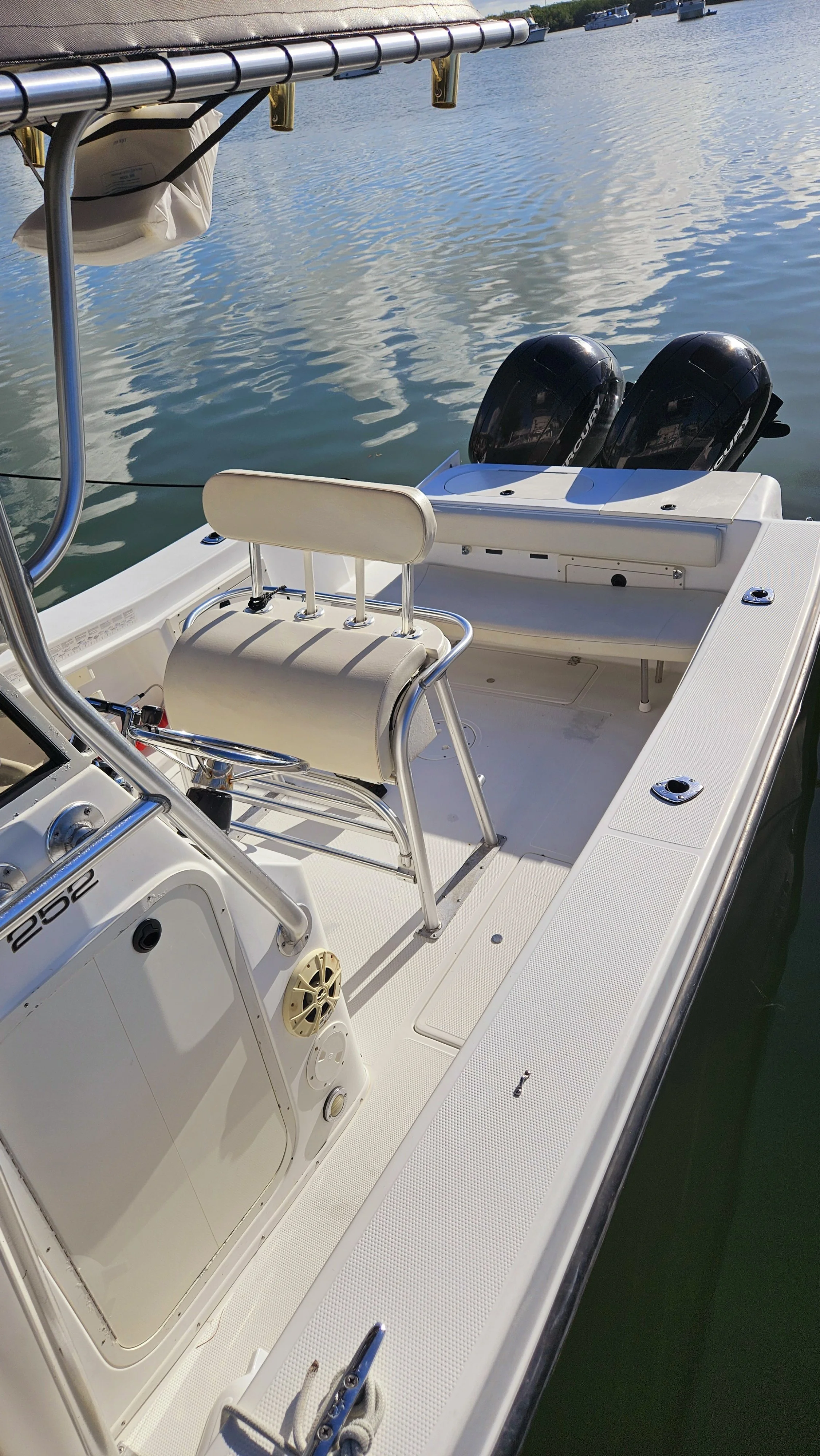 26' MAKO (TWIN ENGINE) — COCO'S BOAT RENTALS | MARATHON FLORIDA