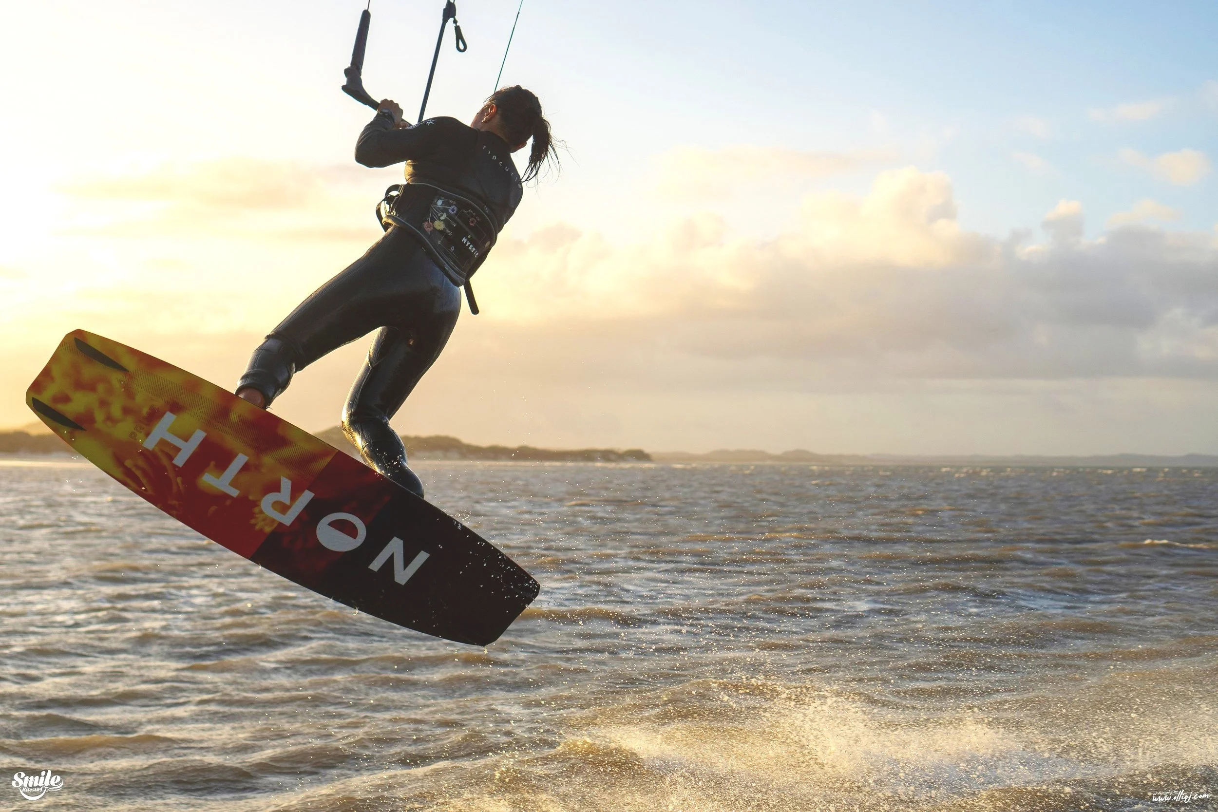 Kitesurfing Whitsundays | Smile Kitesurf | Learn to Kiteboard now.