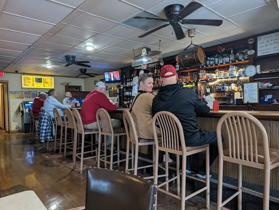 The Taste Bud: The Resch’s Tavern Burger Comes as Advertised — Kevin Gibson