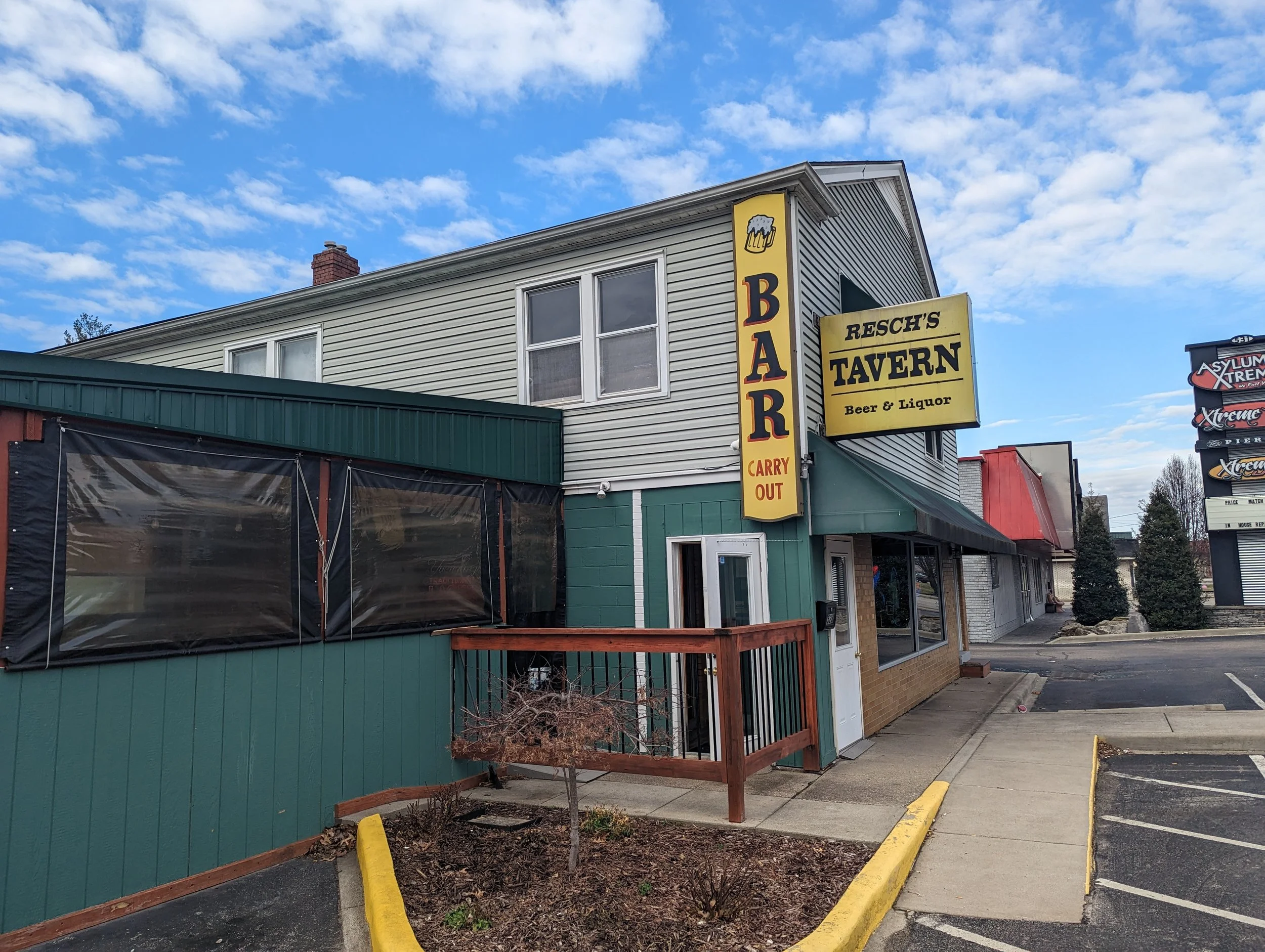 The Taste Bud: The Resch’s Tavern Burger Comes as Advertised — Kevin Gibson