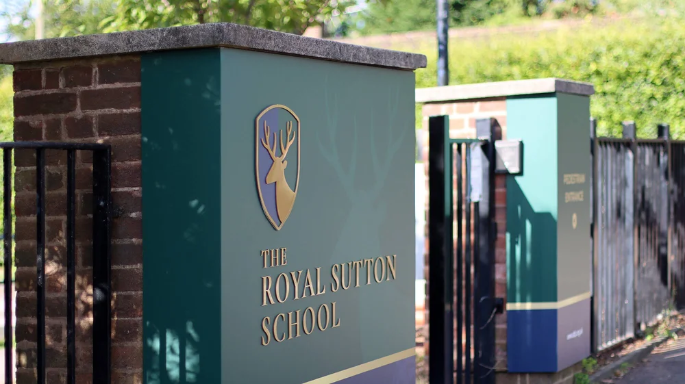The Royal Treatment: A Complete Suite of New School Signs - The Media ...