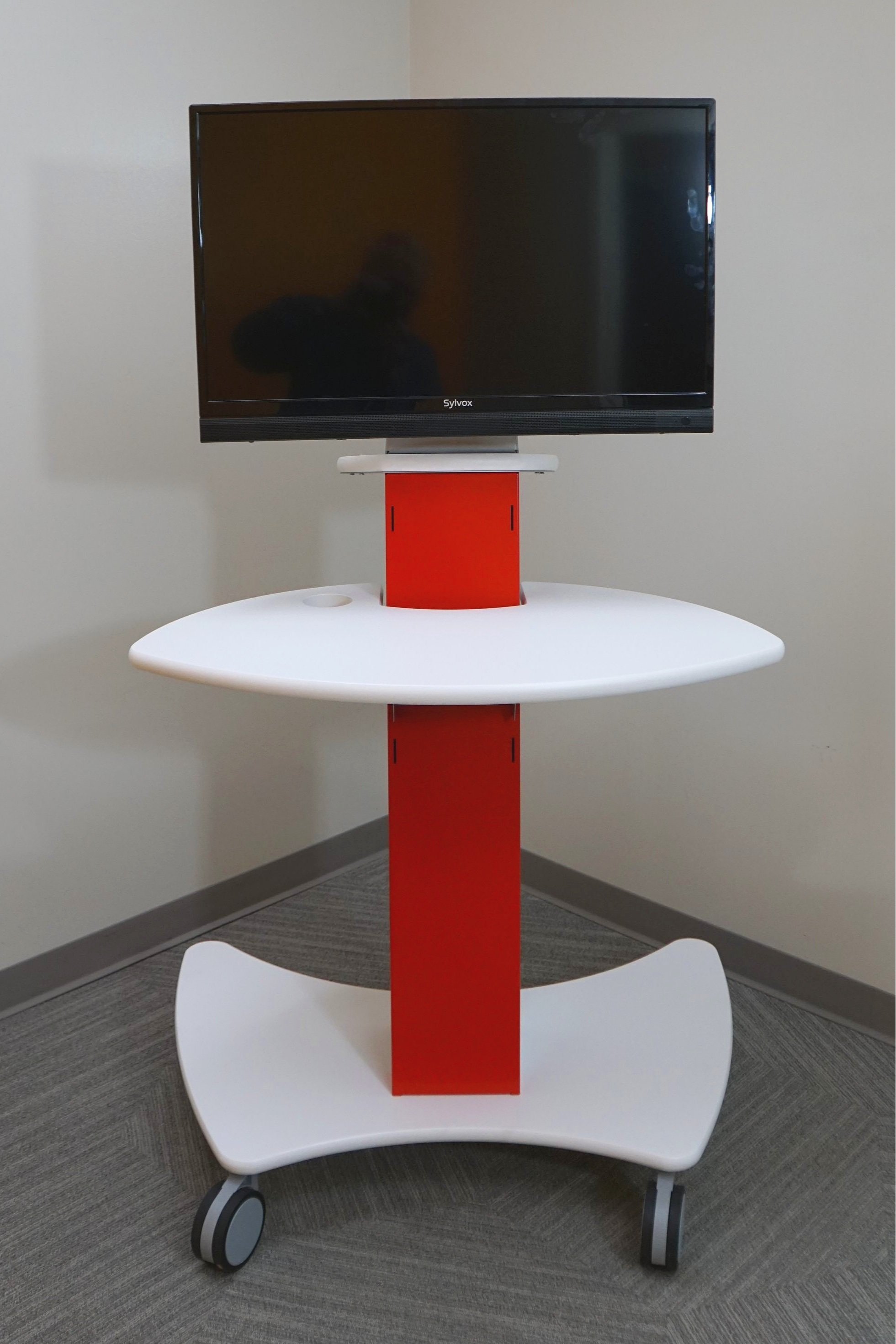 Mobile, Battery-Powered Monitor Stands — August Berres