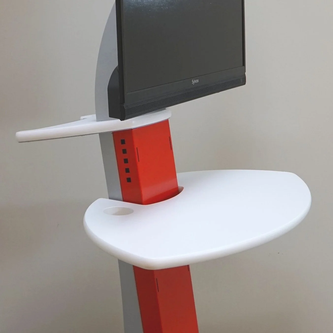 Mobile, Battery-Powered Monitor Stands — August Berres