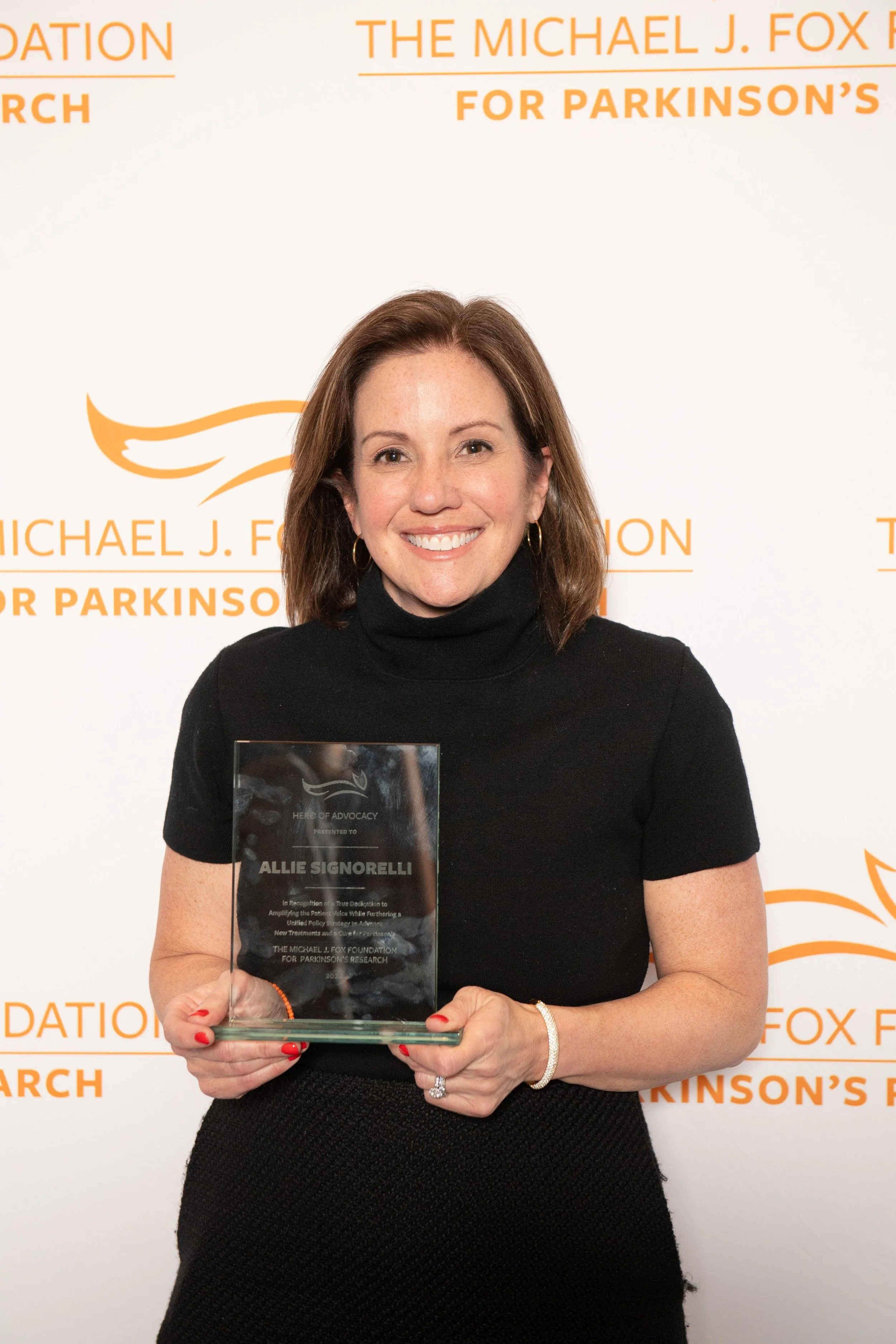 ALLISON SIGNORELLI - About