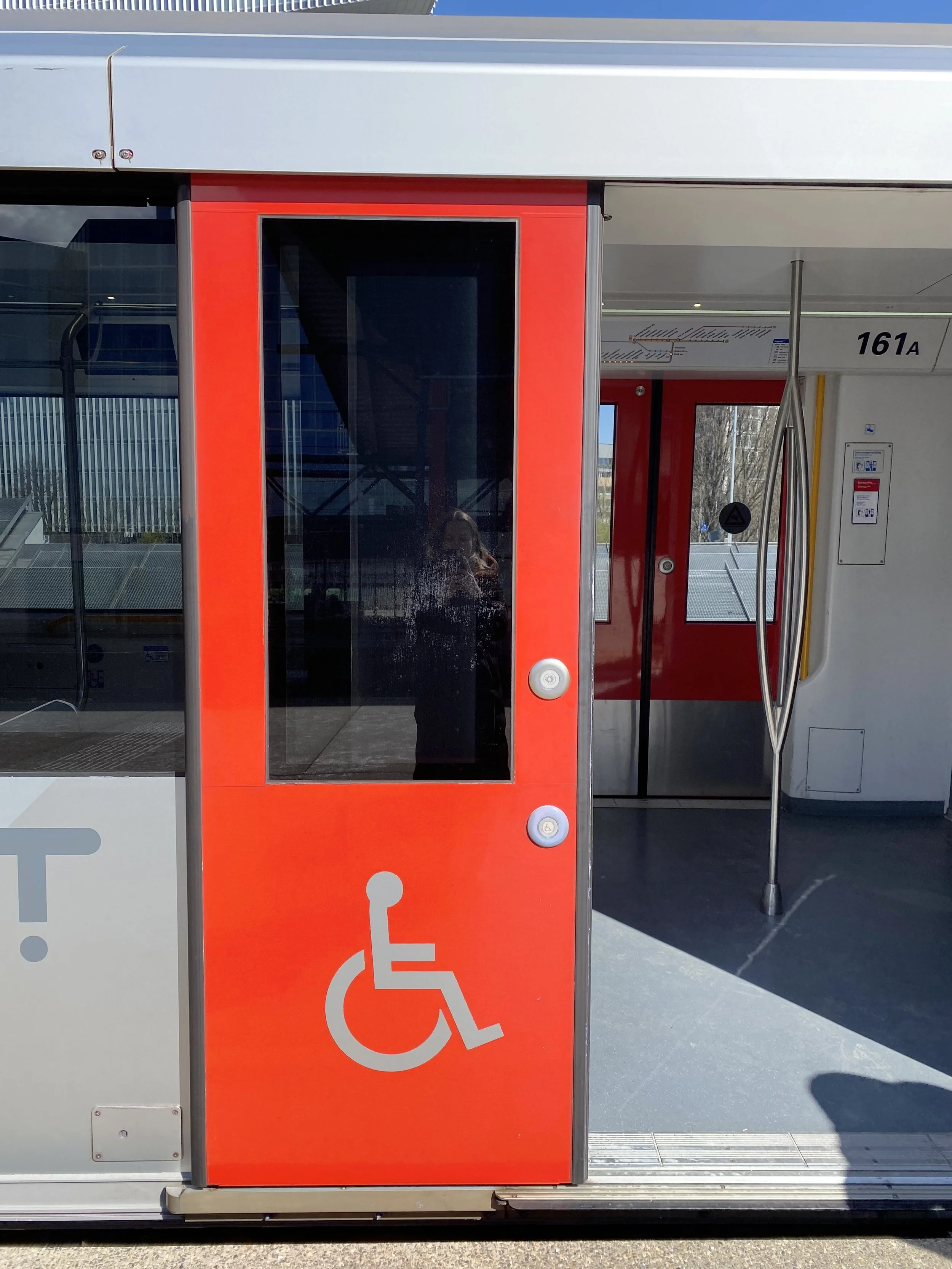 How do wheelchair users experience public transportation in Amsterdam ...