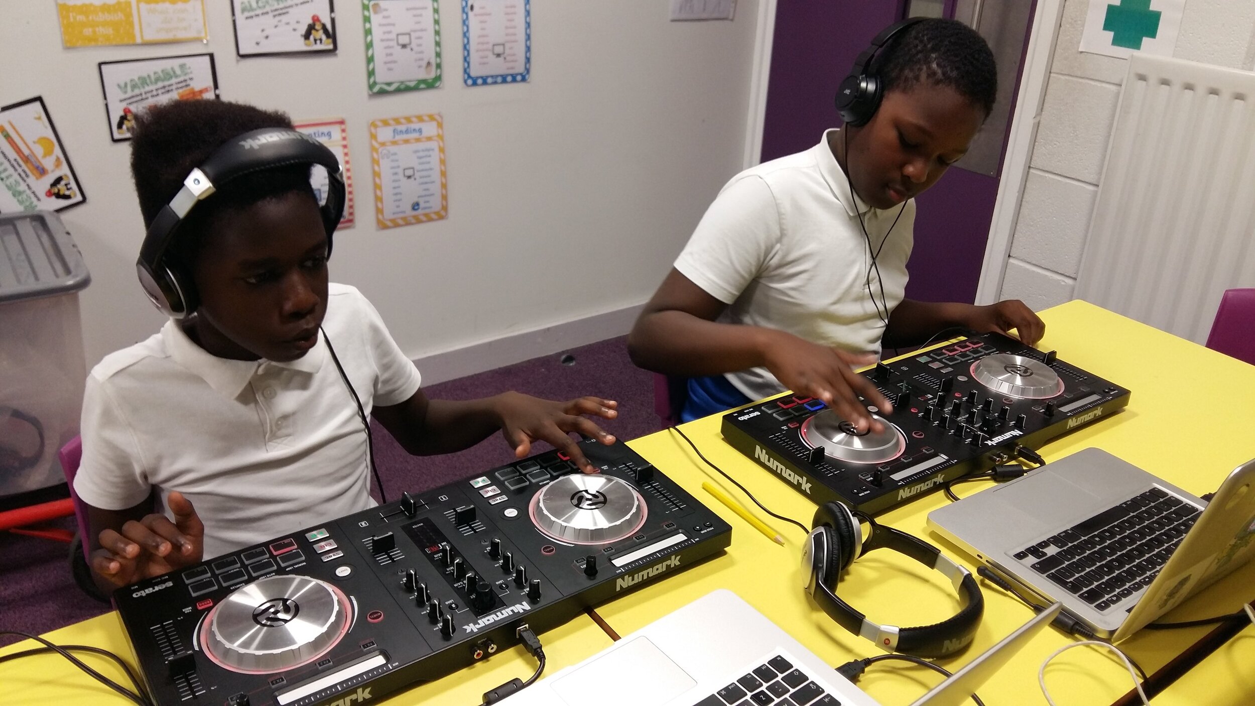 DJ Terms and Glossary — DJ SCHOOL UK