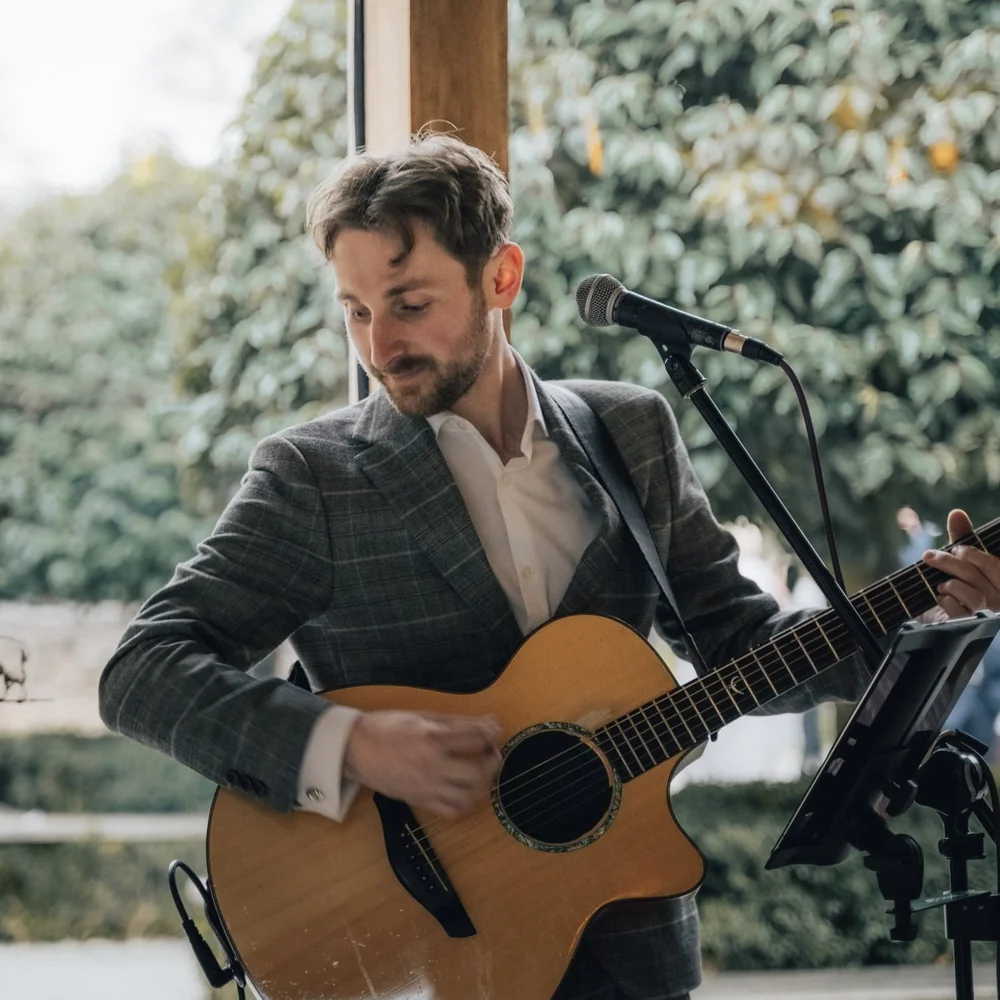 Matthew Turner - Professional and Versatile Acoustic Wedding Singer