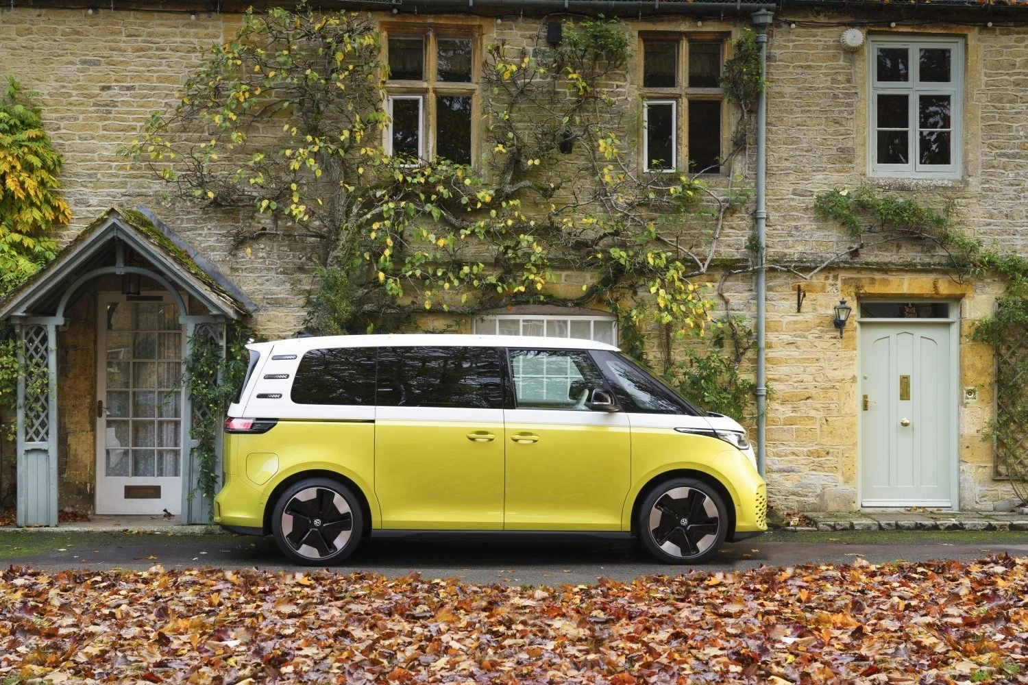 Volkswagen ID Buzz - All Electric MPV is the Buzzness | Review — Driven