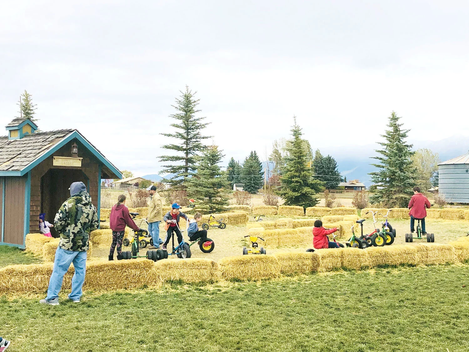 Attractions — Sweet Pickin's Pumpkin Patch